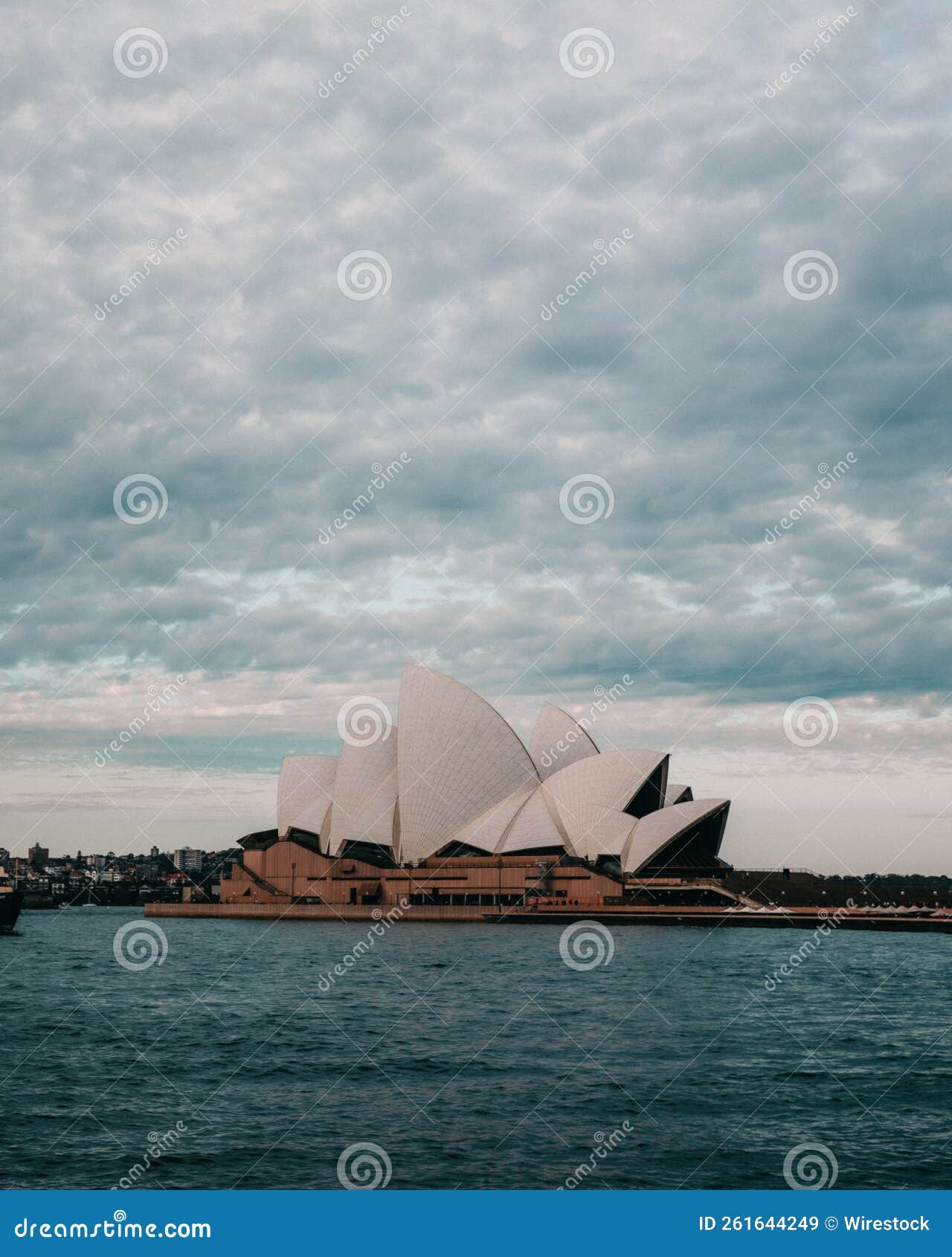 Vertical Shot of the Sydney Opera House in the Evening Editorial Stock ...