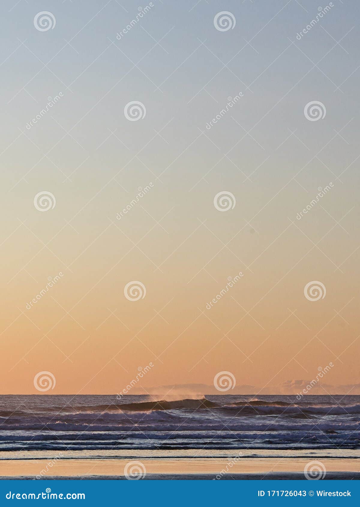 Vertical Shot of the Waves of Pacific Ocean during Sunset in Oregon ...
