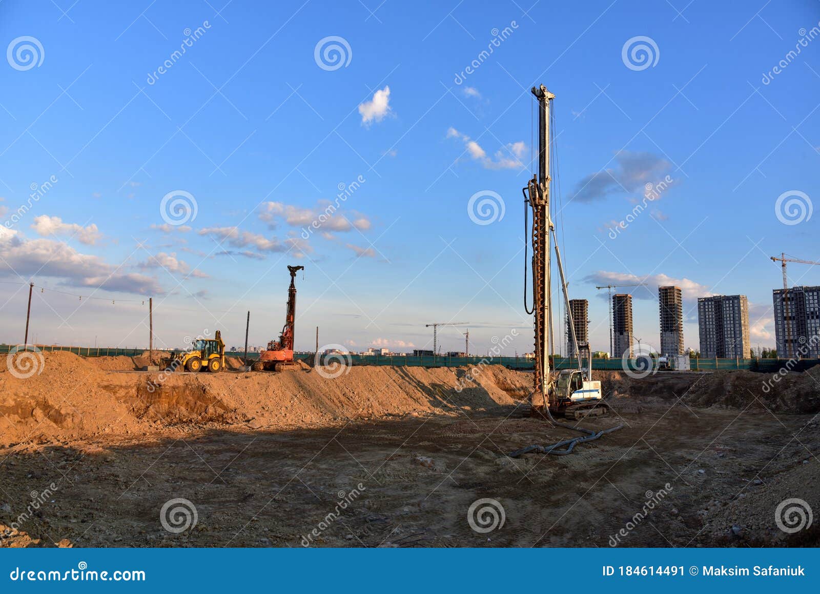Vertical Tamrock Pile Foundation Drilling Machine. Drill Rig at ...