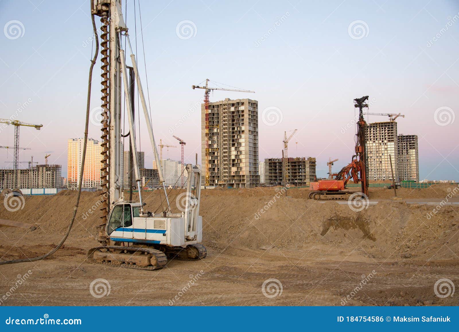 Vertical Tamrock Pile Foundation Drilling Machine. Drill Rig at ...