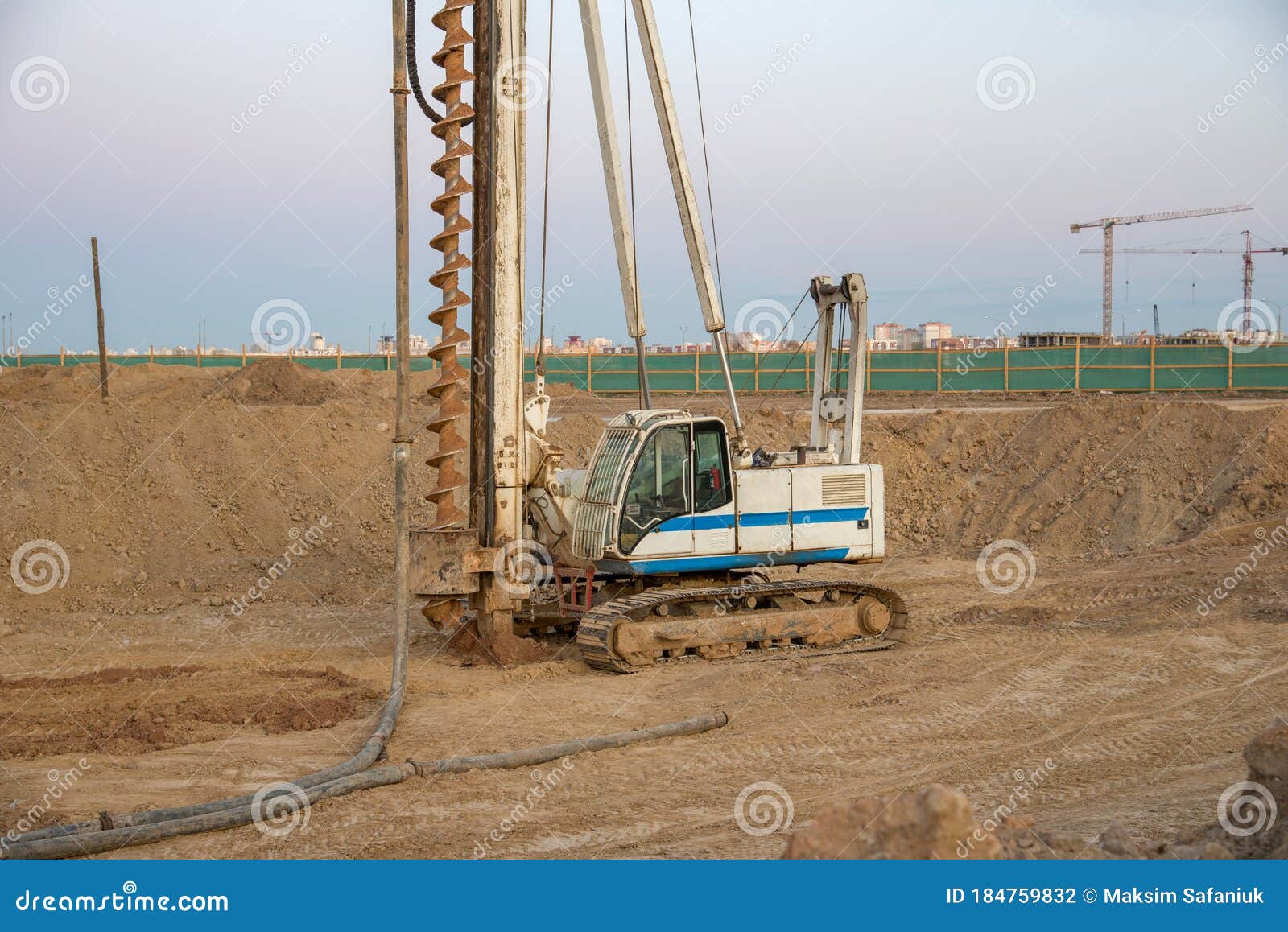Vertical Tamrock Pile Foundation Drilling Machine. Drill Rig at ...