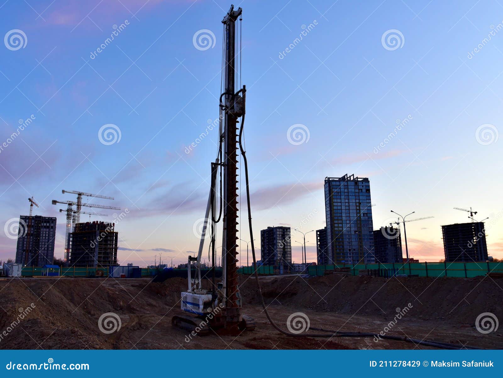 Vertical Tamrock Pile Foundation Drilling Machine. Drill Rig at ...