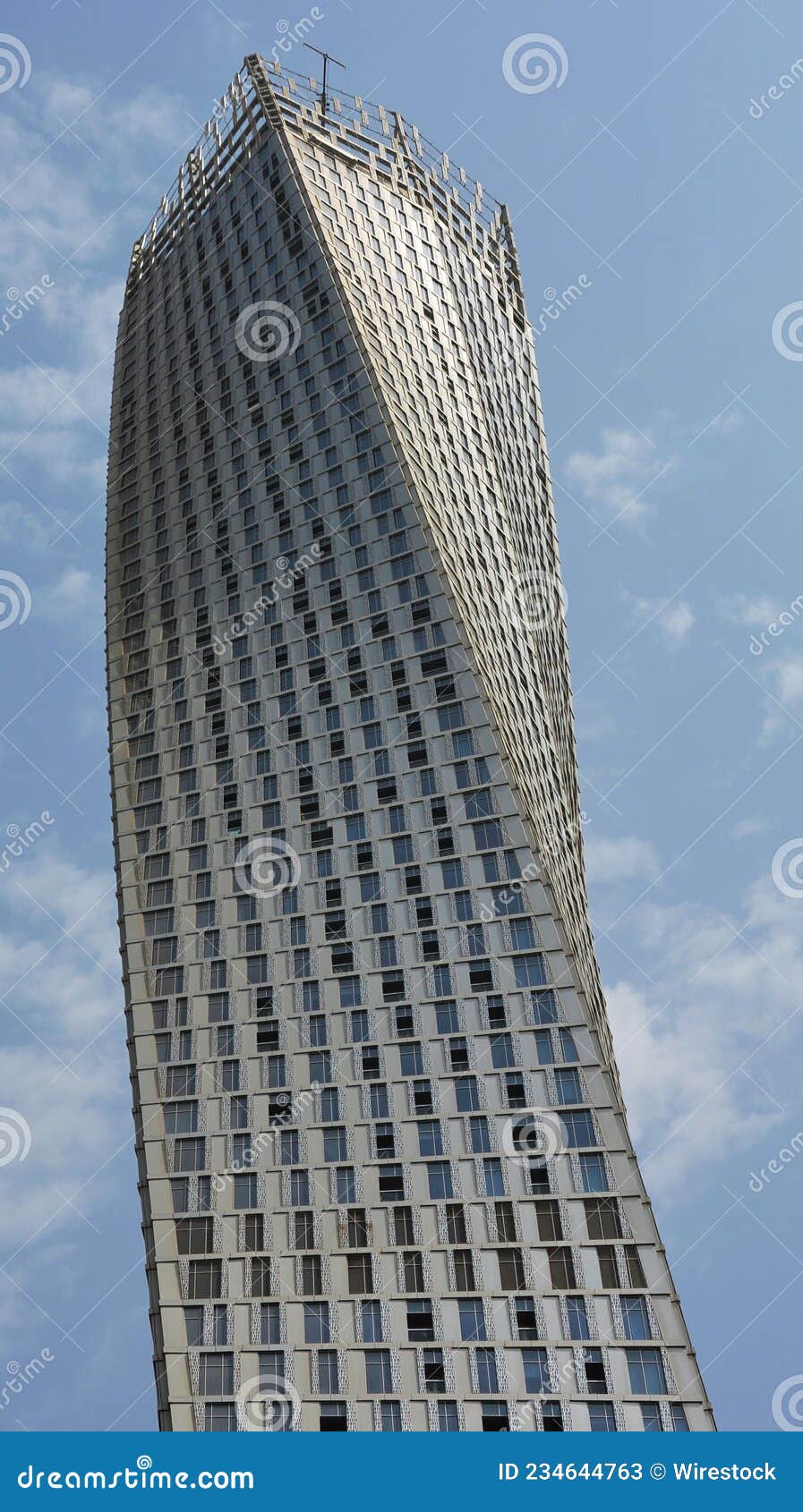 Air Apartments Beautiful Building Cayan Tower City Creative Curve ...