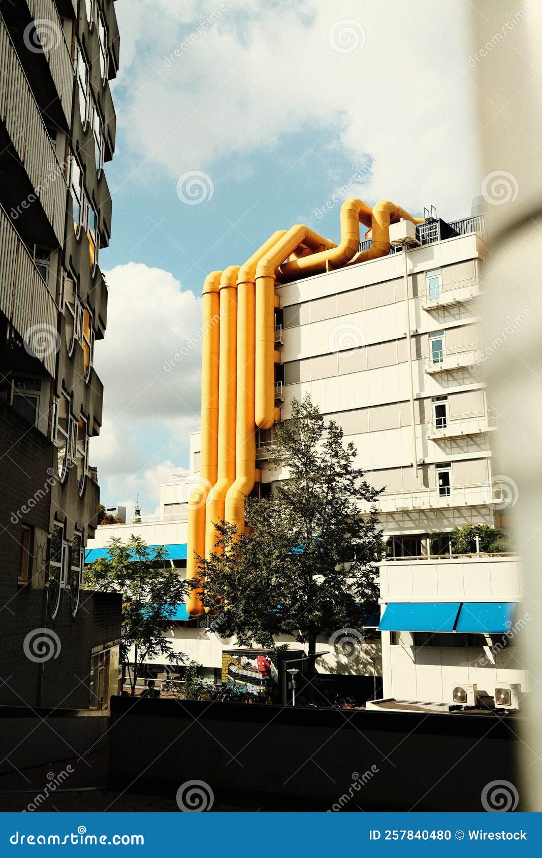 Vertical View of the Rotterdam Library Editorial Image - Image of roof ...