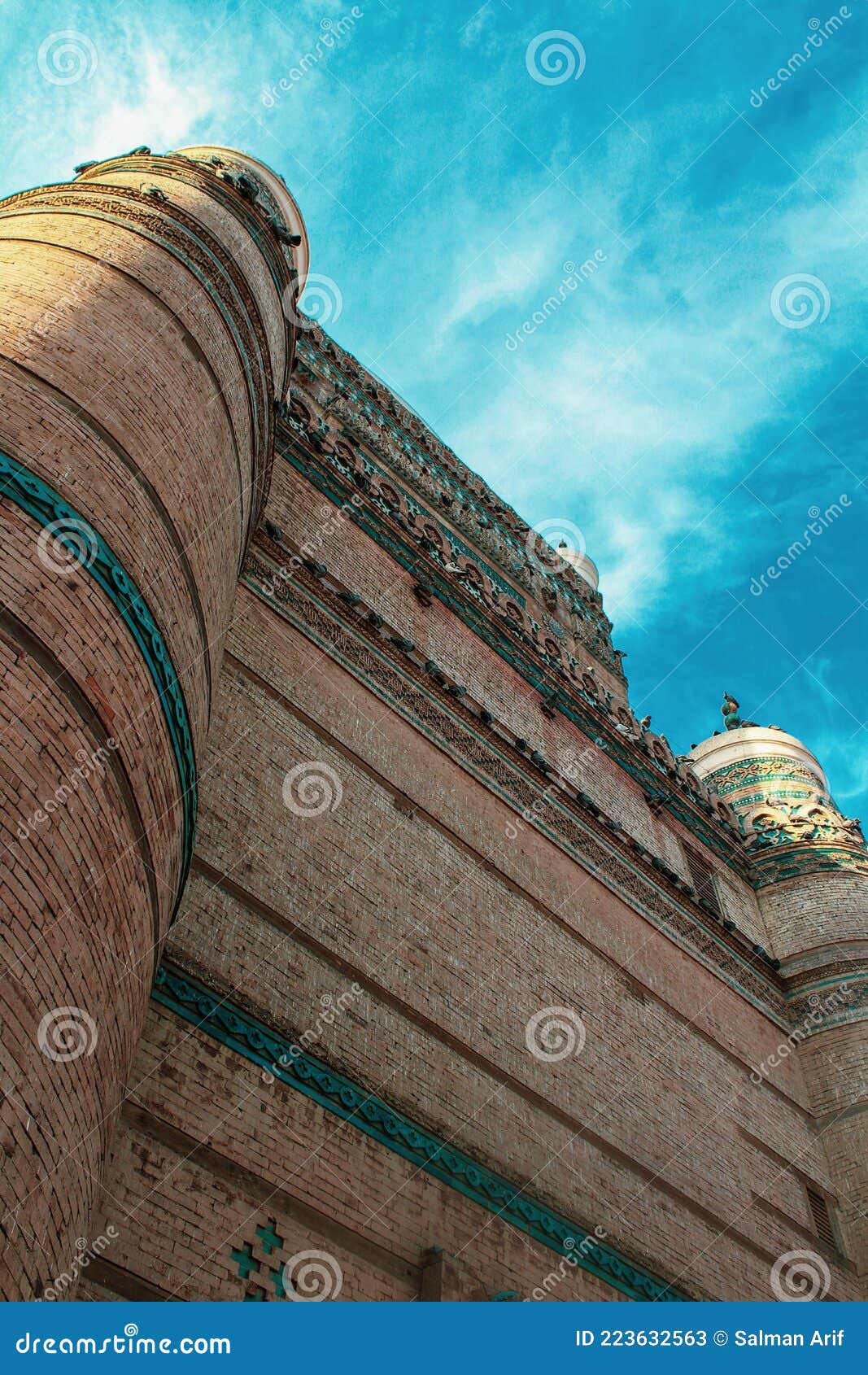 Vertical View of Shrine of Shah Rukn-e-Alam Punjab Multan Editorial ...