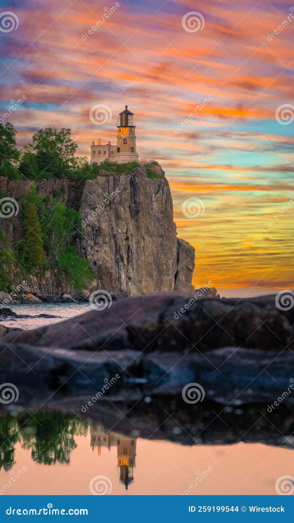 Vertical View of Split Rock Lighthouse at the Edge of the Cliff ...