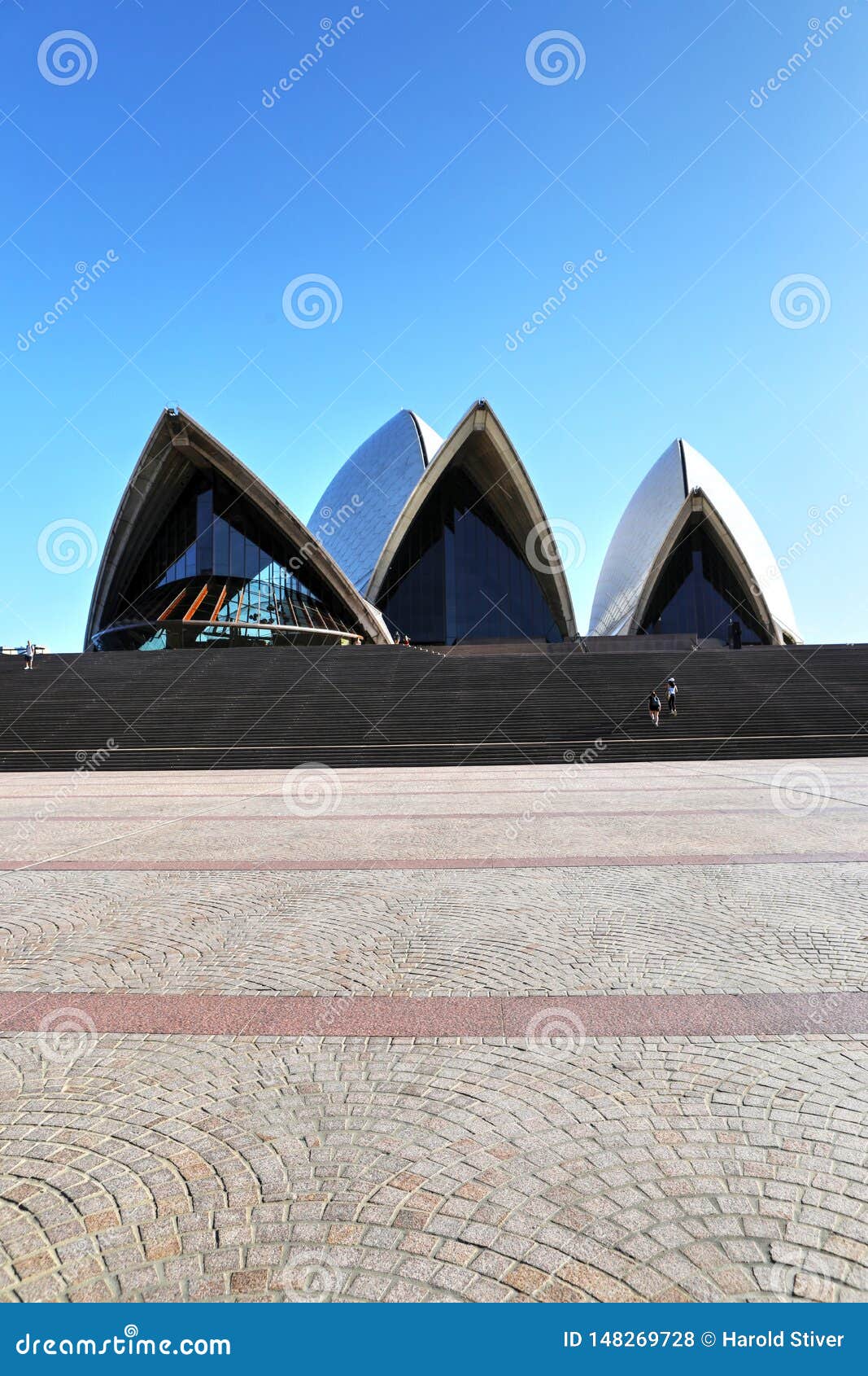 Vertical View of the Sydney Opera House in Australia Editorial Stock ...