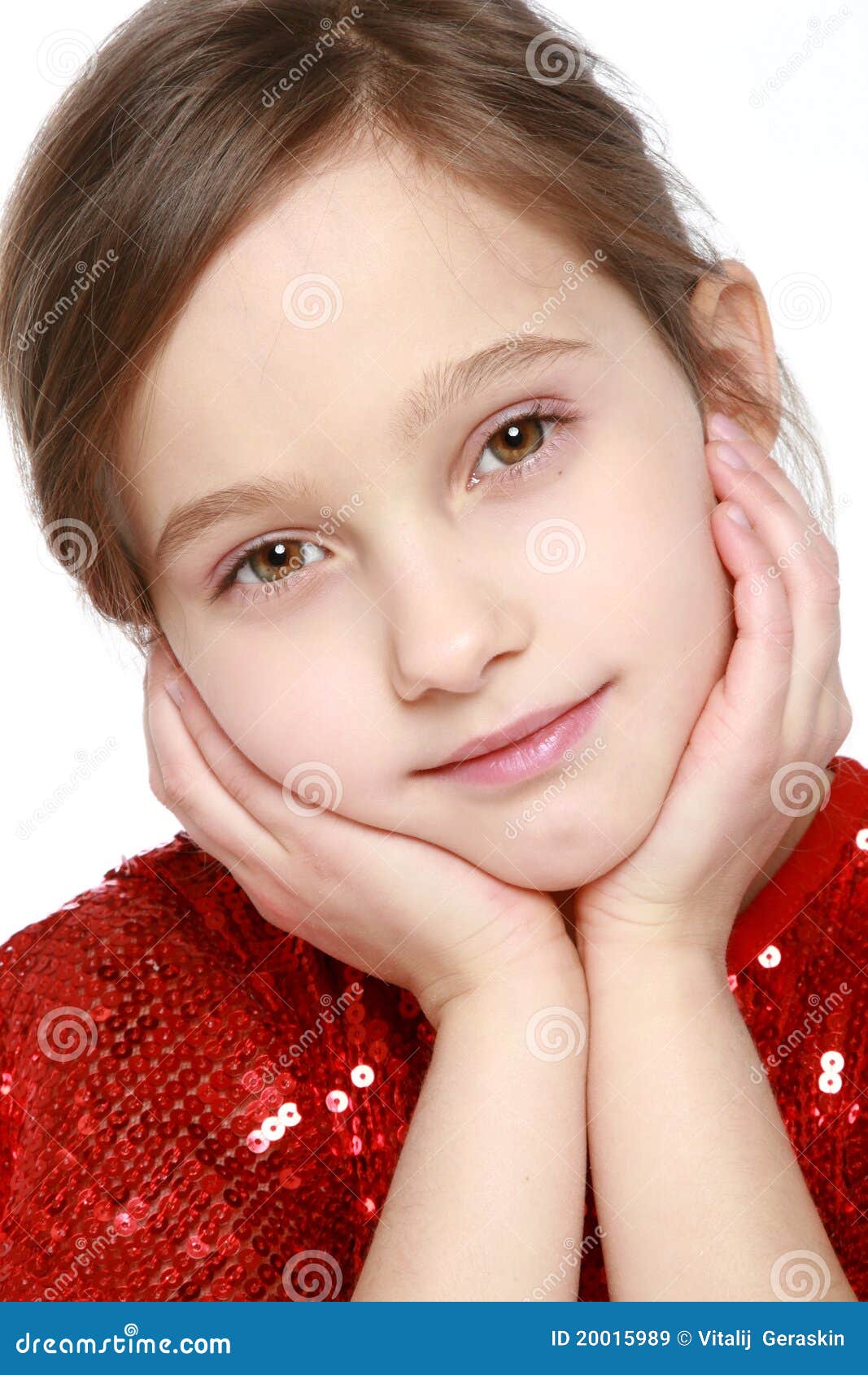 Verticale Dune Belle Fille Avec Ses Mains Image Stock Image Du