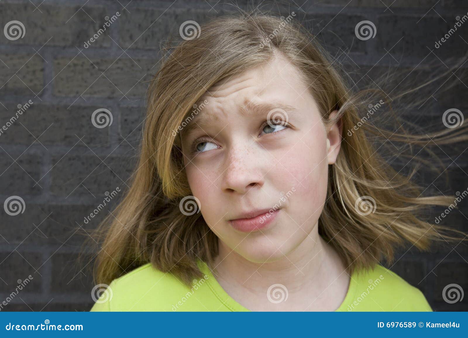 Verticale De Fille De Visage Expressif D'adolescent Image stock - Image ...