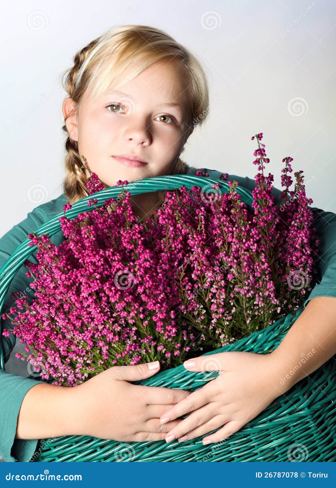 Verticale De Jeune Belle Fille De Ladolescence Photo Stock Image Du