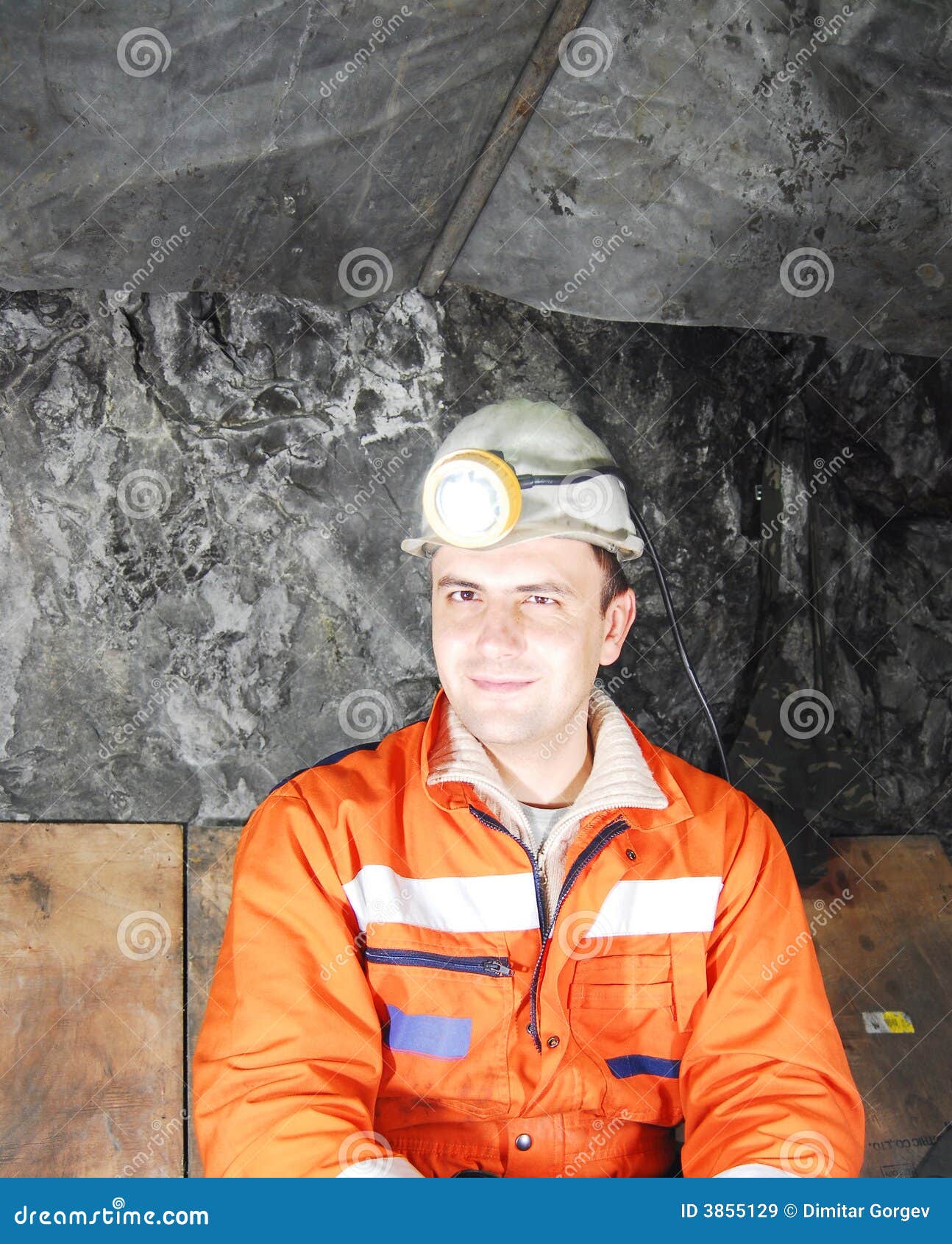 Verticale Heureuse De Mineur Image stock - Image du exploitation, mien ...