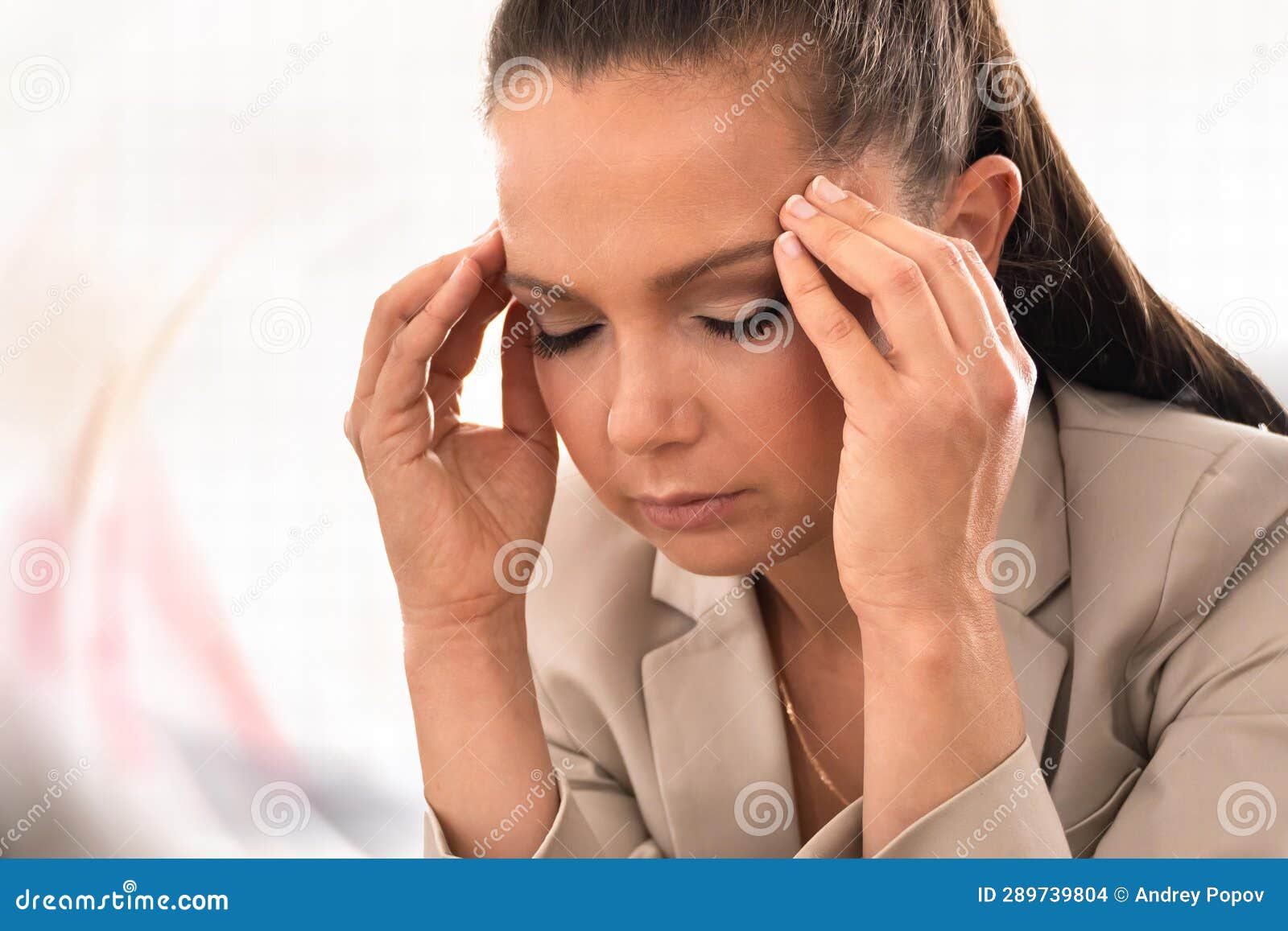 Vertigo Dizziness stock photo. Image of loss, head, woman - 289739804