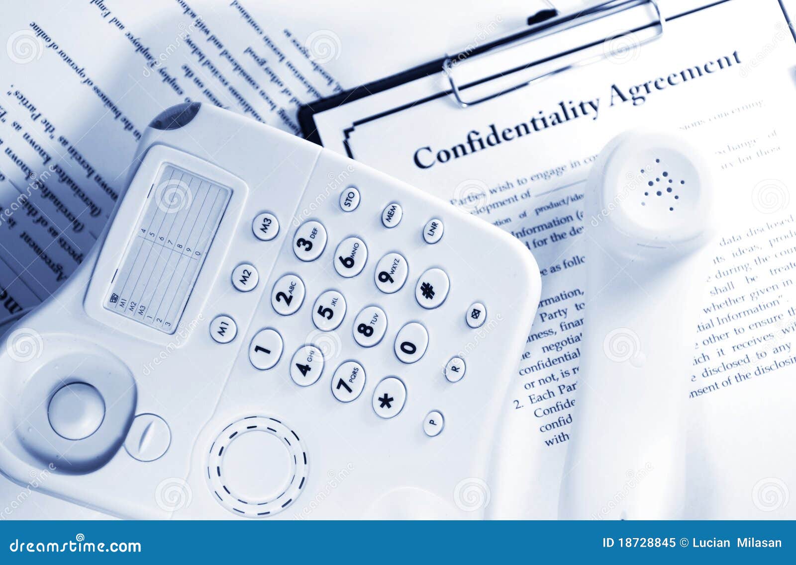 Vertrouwelijkheid stock afbeelding. Image of document - 18728845