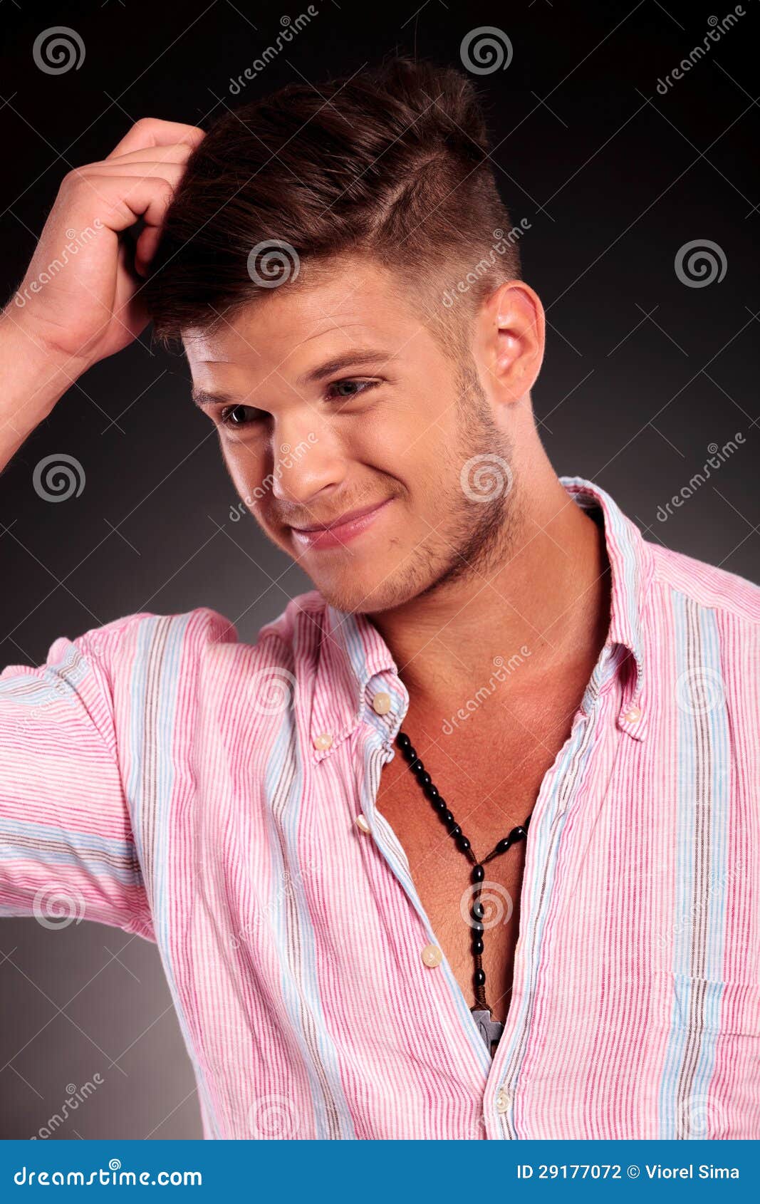 Verward Mensen Krassend Hoofd Stock Foto - Image of persoon, zwart ...