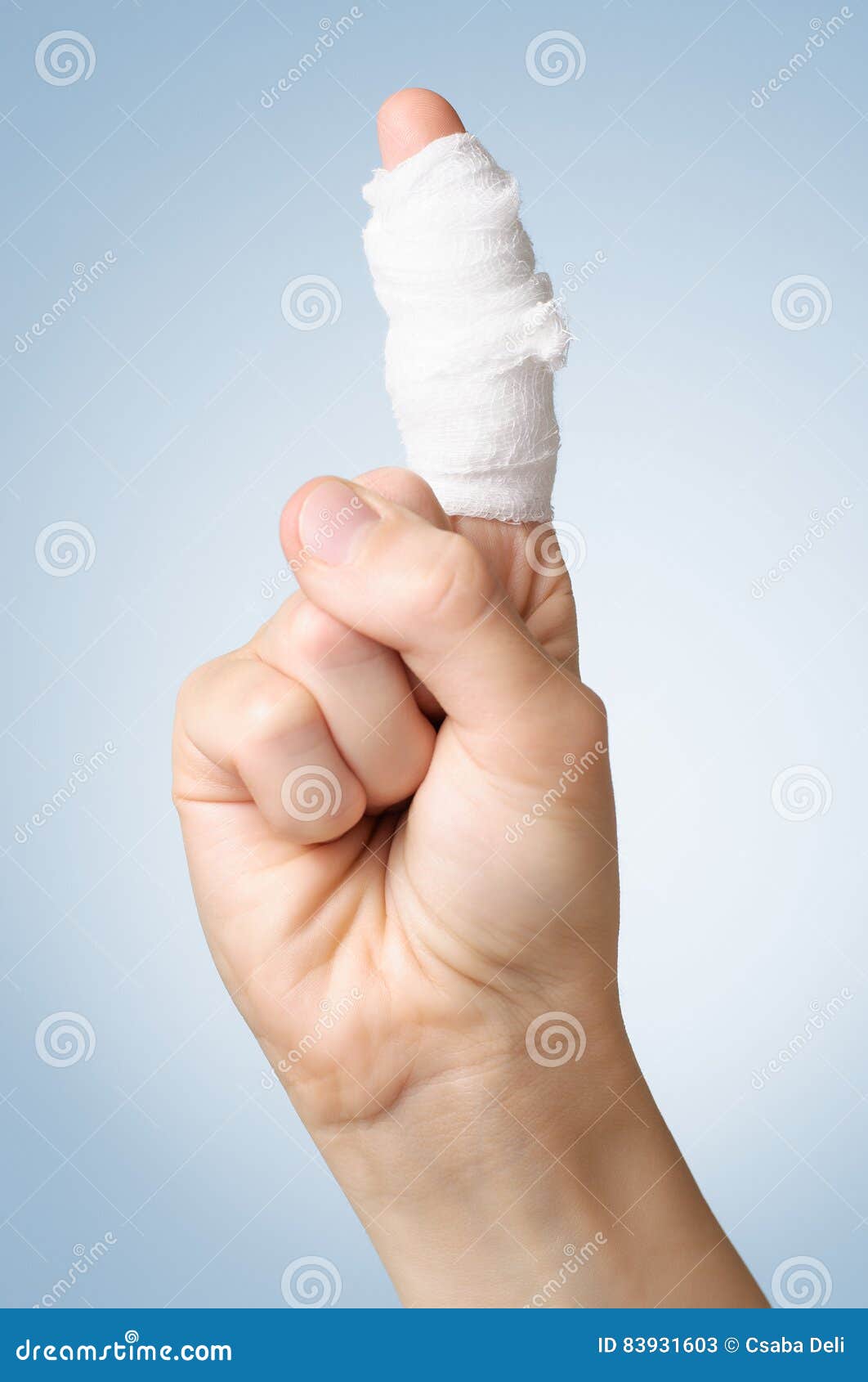 Verwonde Vinger Met Verband Stock Afbeelding - Image of menselijk ...