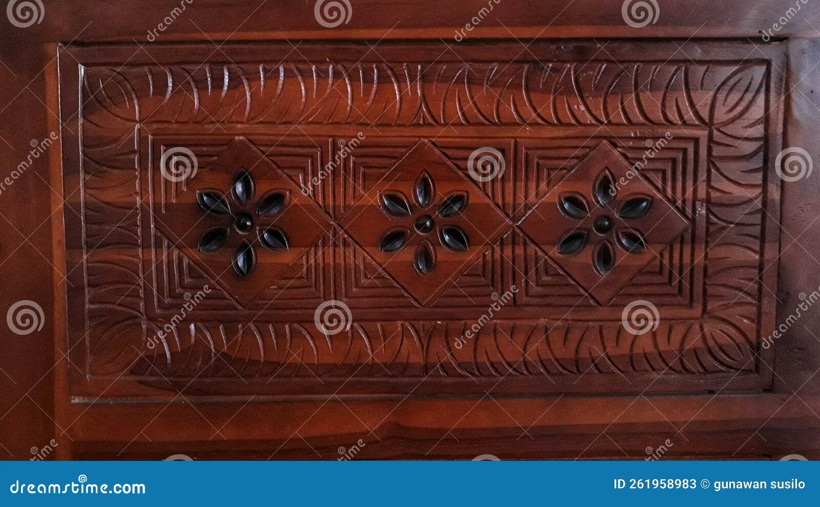 A Very Beautiful Wood Carving Stock Image - Image of wood, beautiful ...