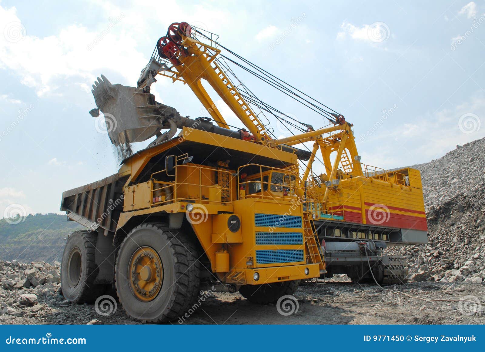 Very big dump-body truck stock photo. Image of grab, machine - 9771450