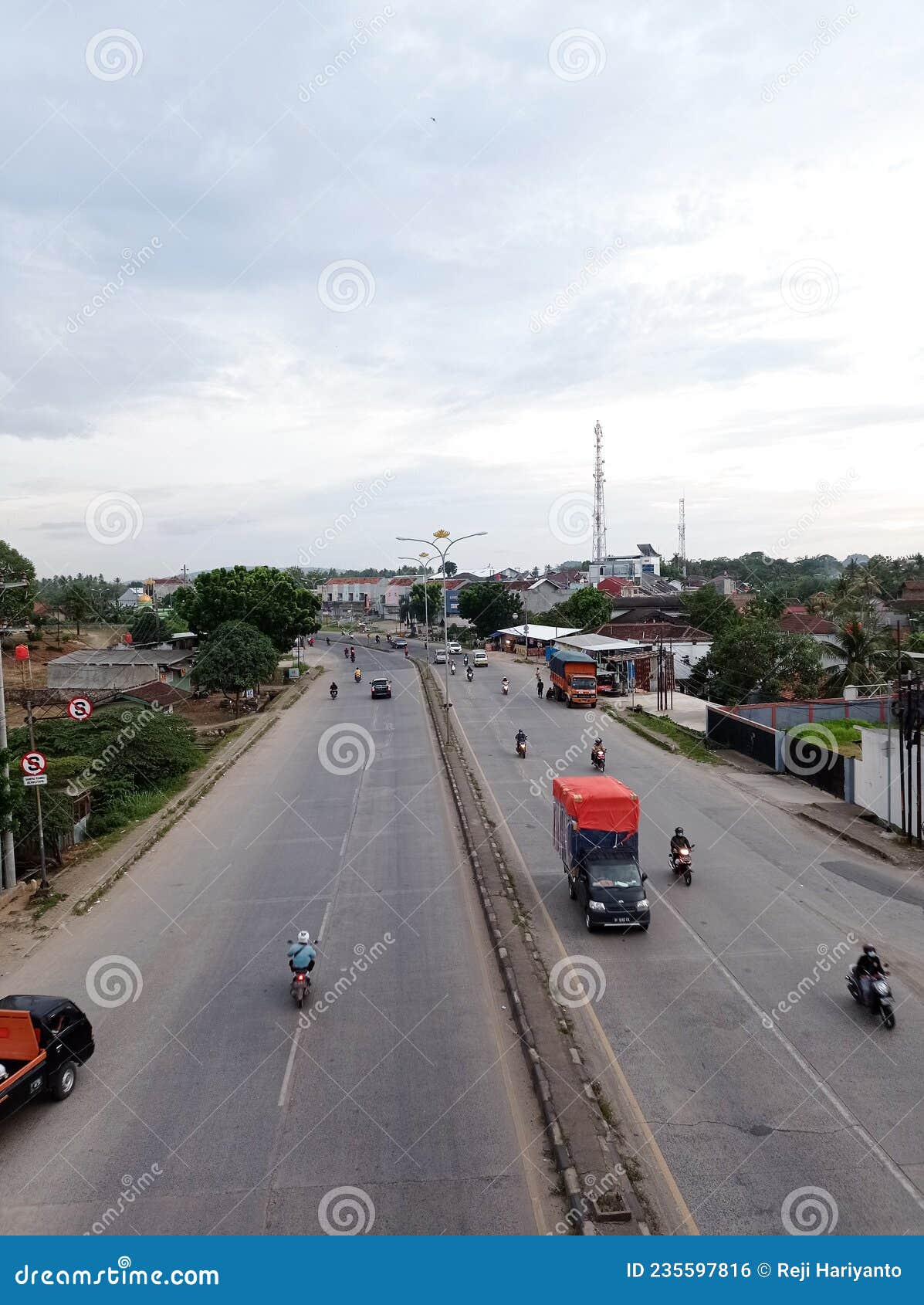 Very busy traffic road editorial photo. Image of indonesia - 235597816