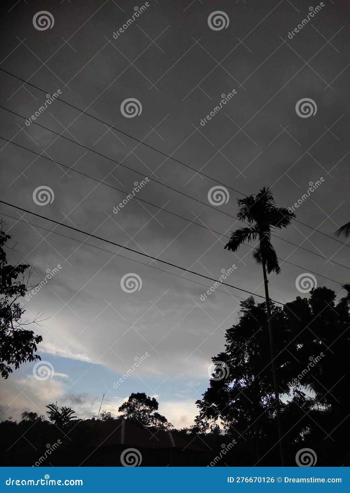 Very Cloudy and Spooky Weather Stock Photo - Image of spooky, cloudy ...