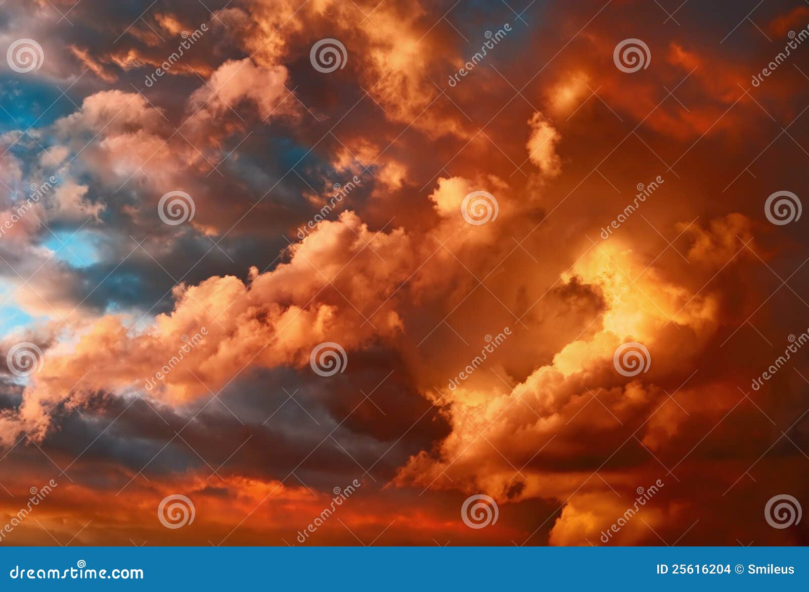 Very Dramatic Sunset Cloudscape Stock Photo - Image of dreamy ...