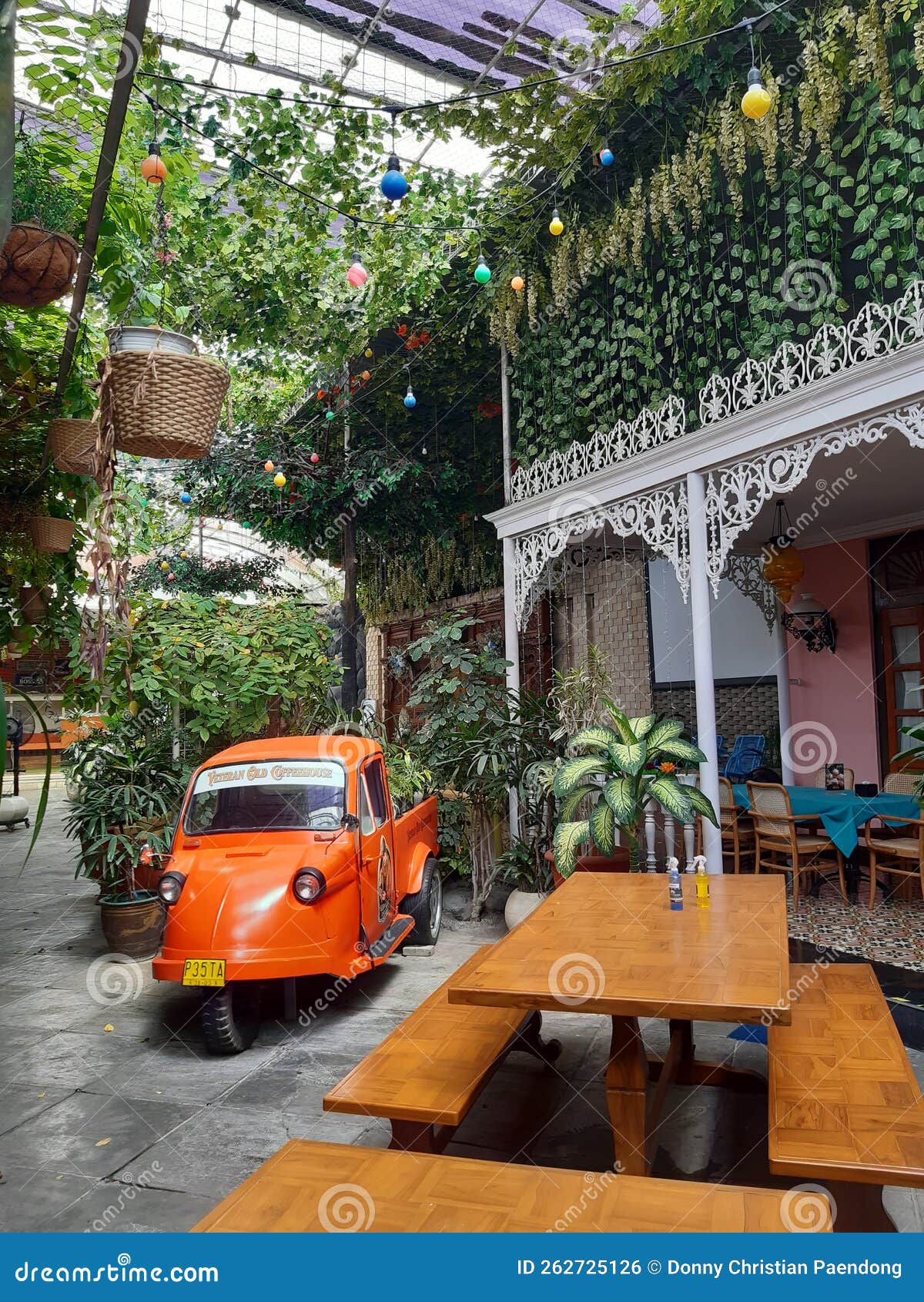 Very Good Design Interior in Pesta Keboen Restaurant in Semarang ...