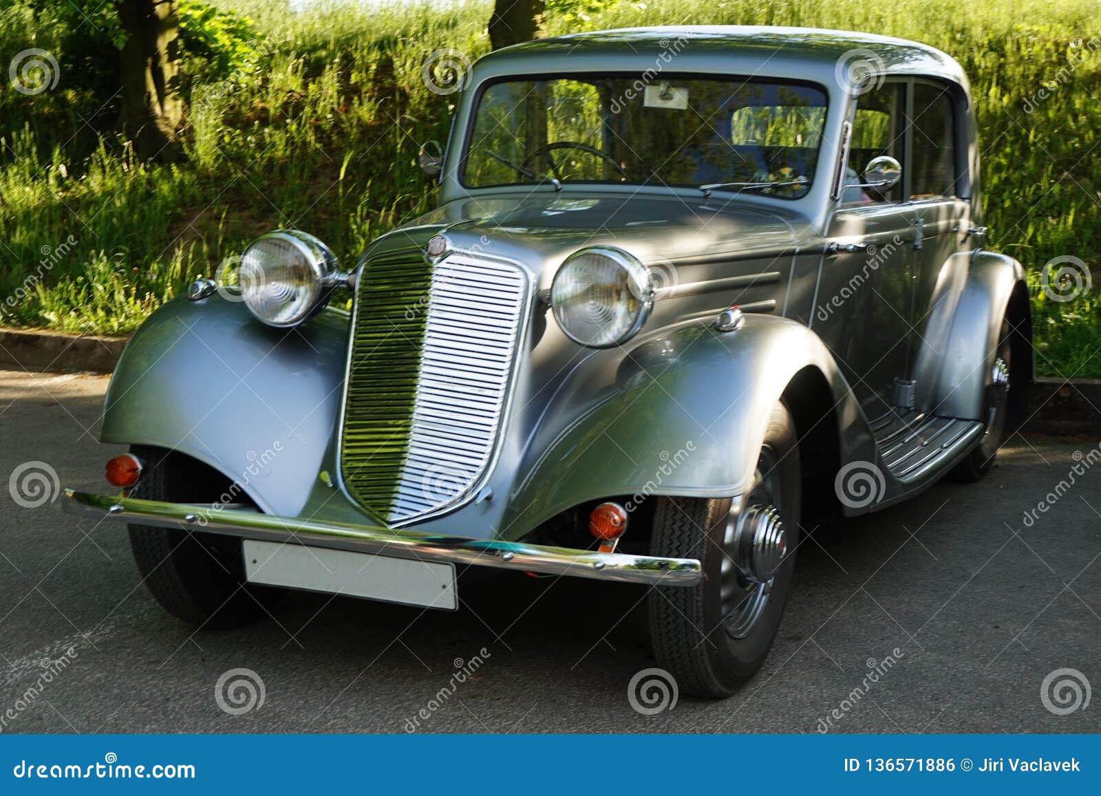 Very old car stock photo. Image of exhibition, classic - 136571886