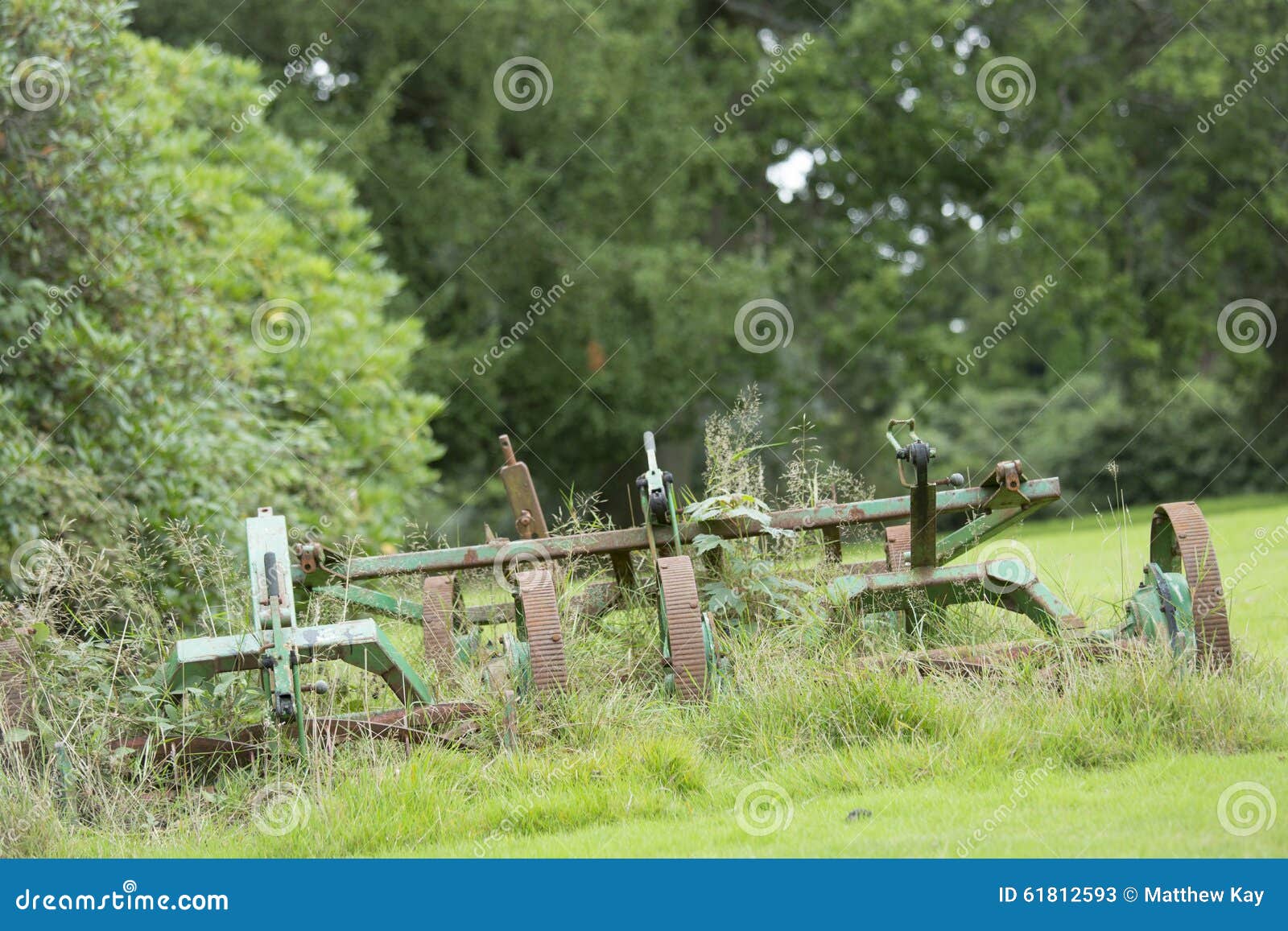 Very old lawn mower stock image. Image of green, farm - 61812593