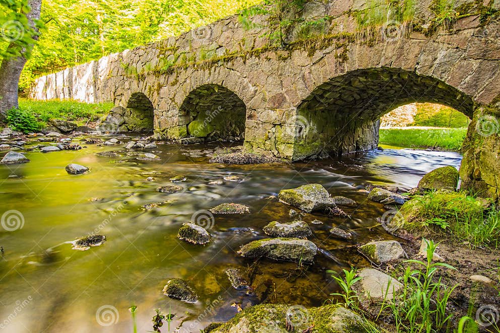 An very old stonebridge stock image. Image of water, runs - 54646495