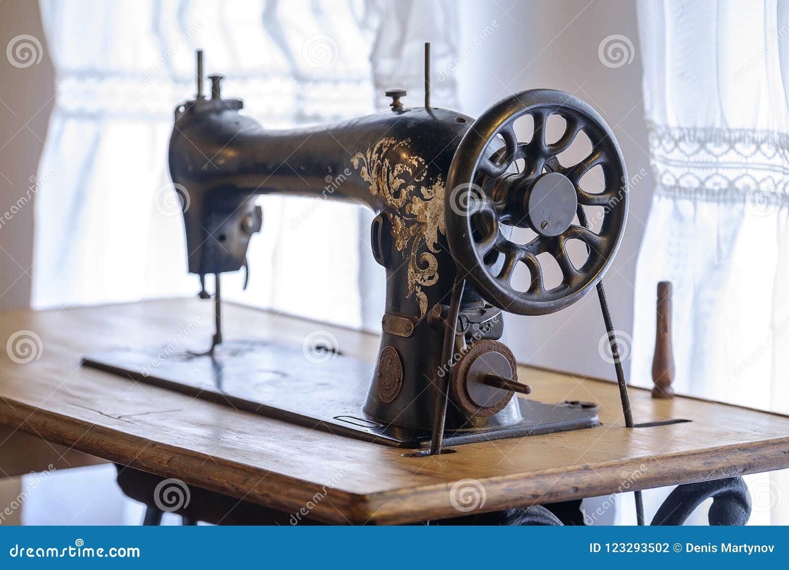 Very Old Vintage Sewing Machine 3 Editorial Photography - Image of ...