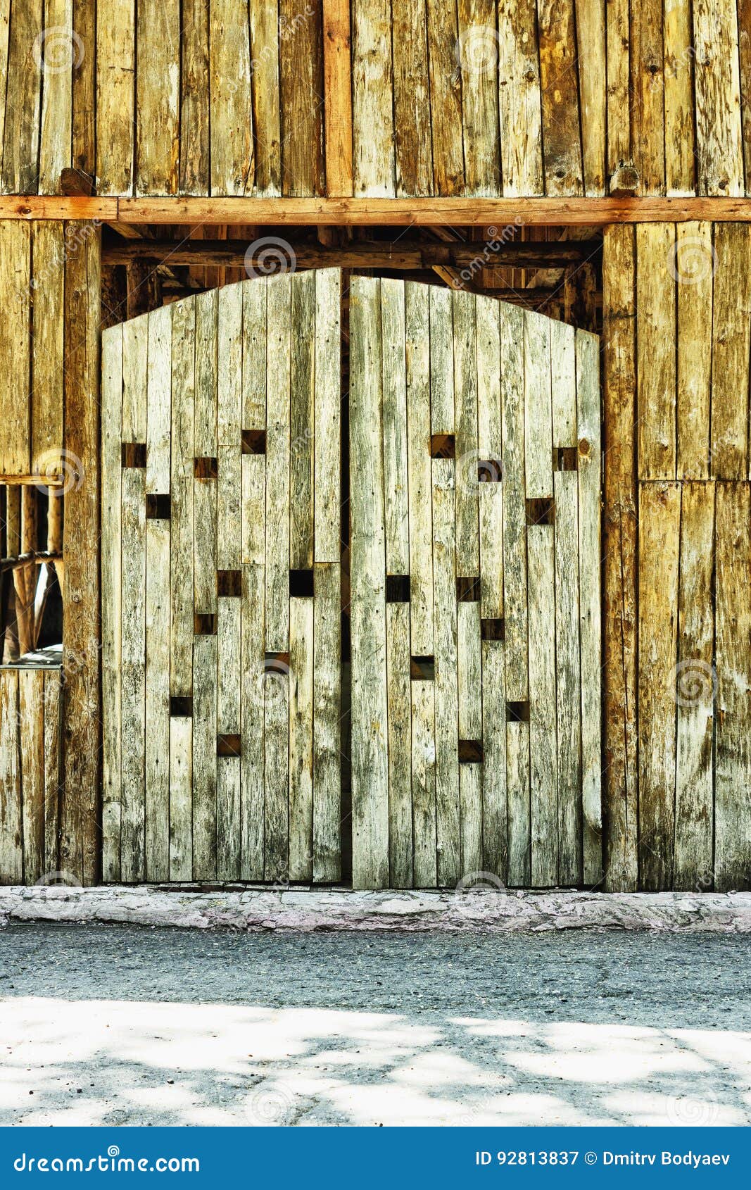 Very old wooden barn gate stock image. Image of farm - 92813837