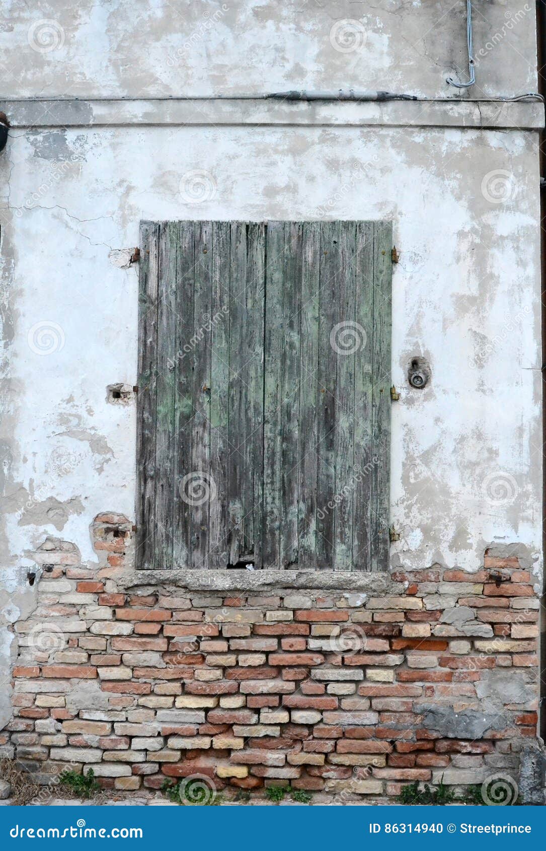 Very old wooden window stock photo. Image of backgrounds - 86314940