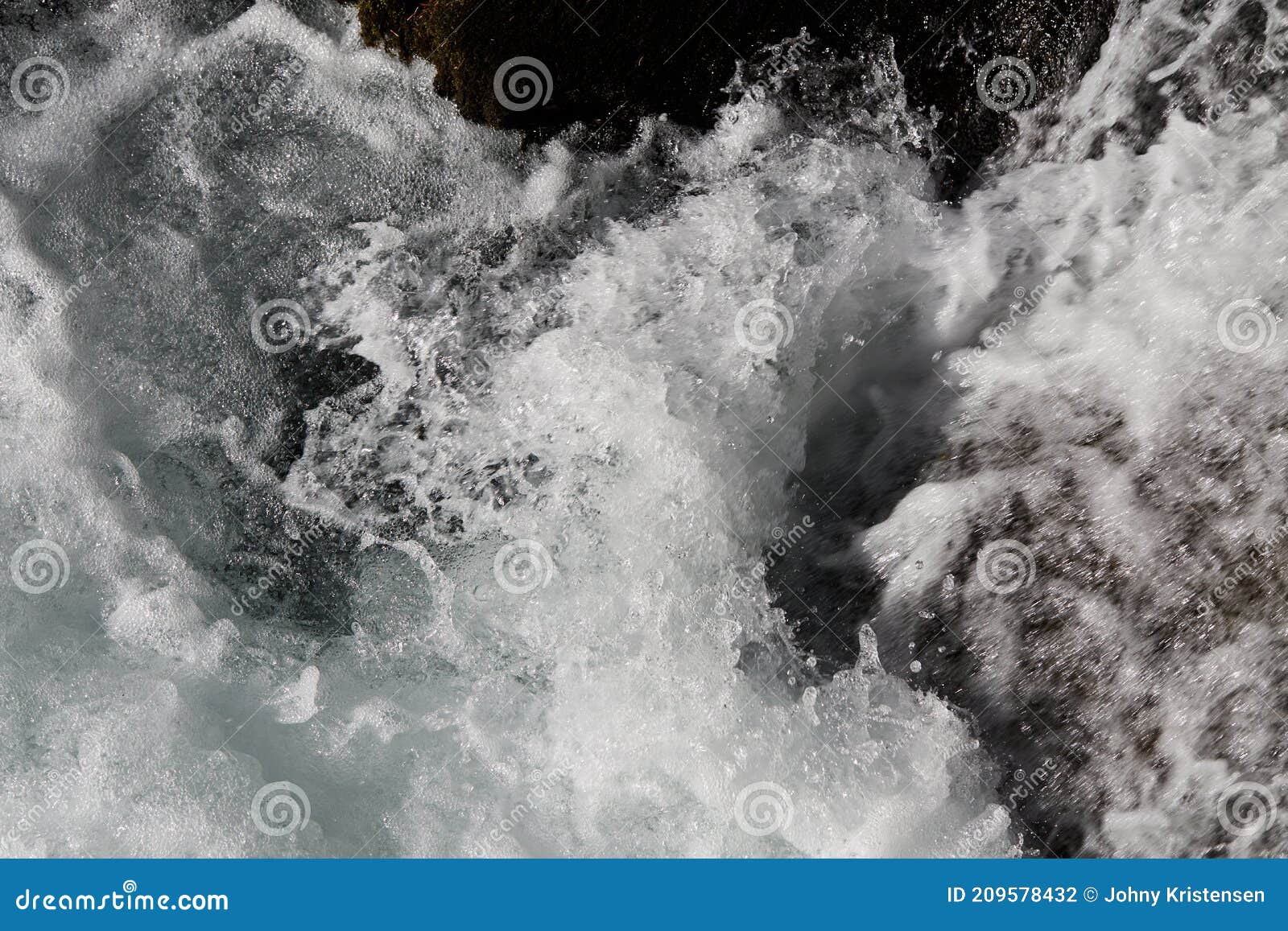 Very Strong Waves in the Ocean Stock Photo - Image of natural, splash ...