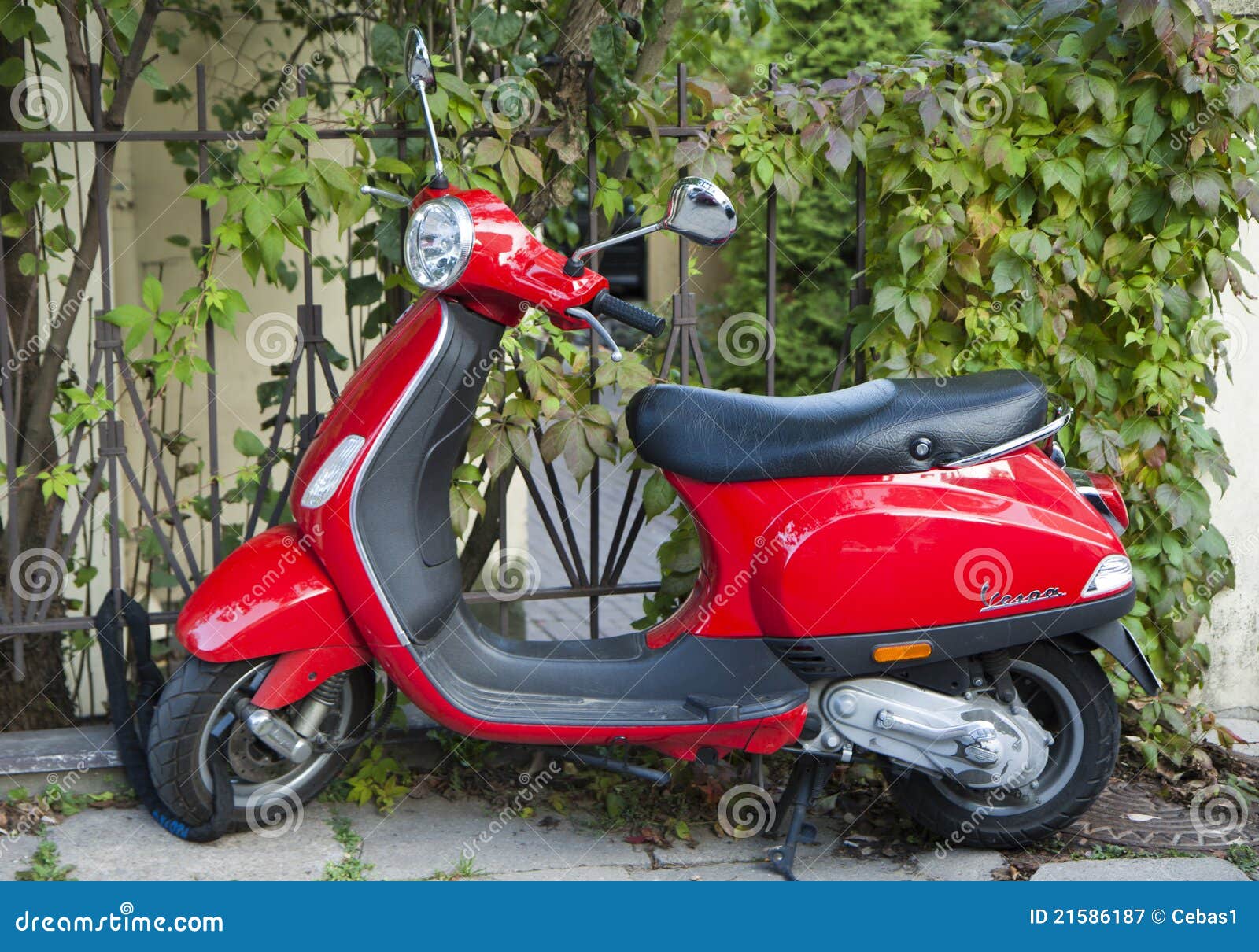 Vespa editorial photography. Image of brand, european - 21586187