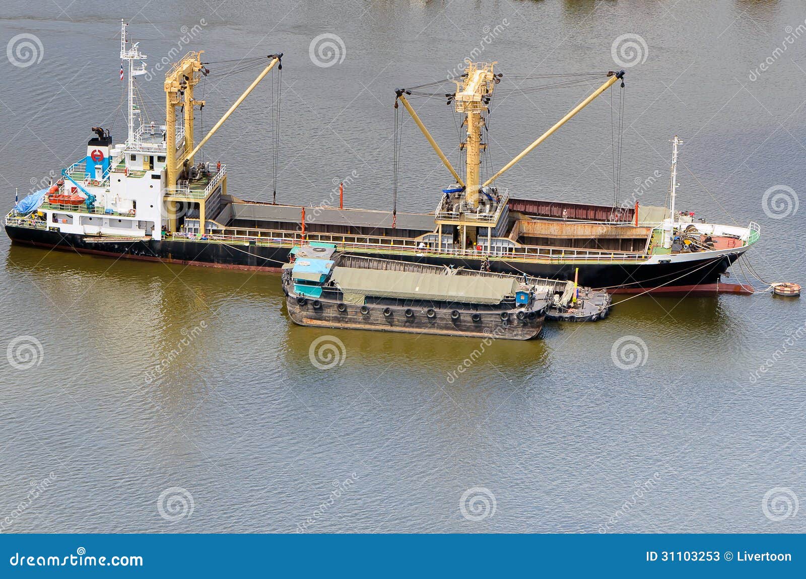 Vessel Bulk Cargo beside Cargo Boat Stock Image - Image of istanbul ...