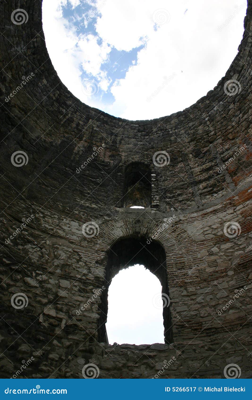 Vestibul, Entrance To The Living Quarters In Palace Of The Roman ...