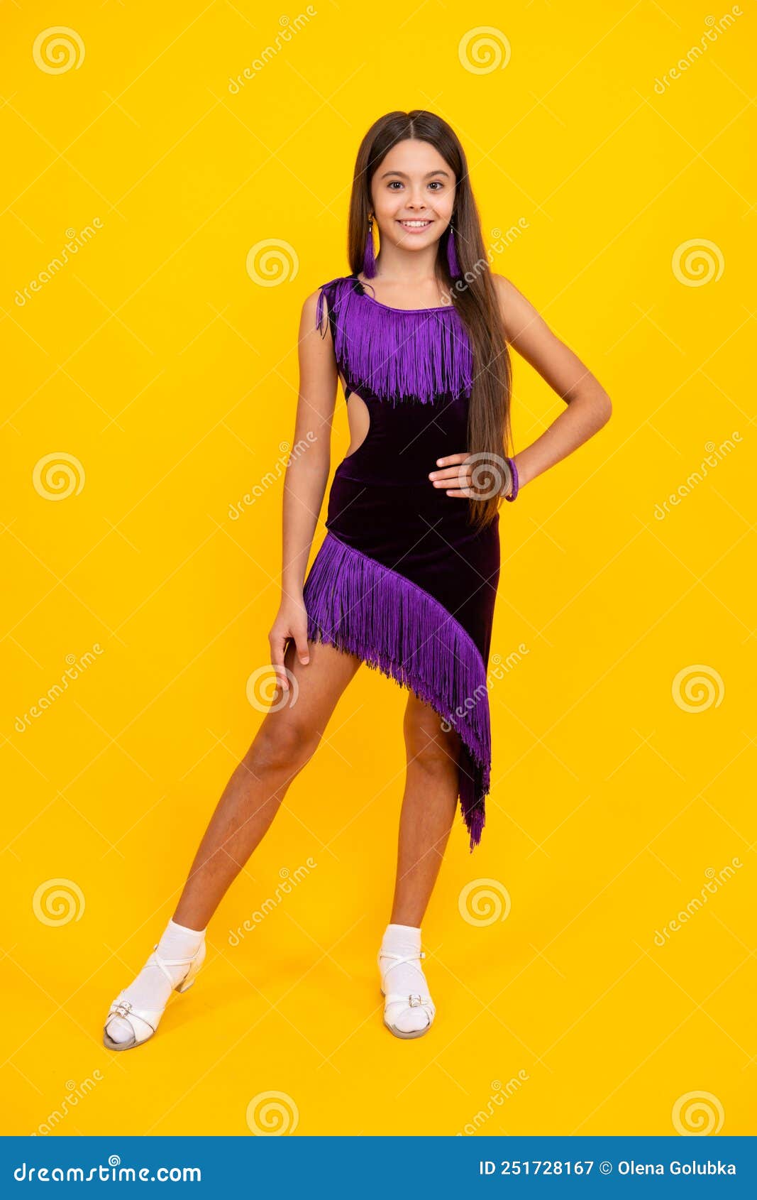 Vestimenta De Baile Moda Para Adolescentes. Vestido De Moda. Imagem de ...