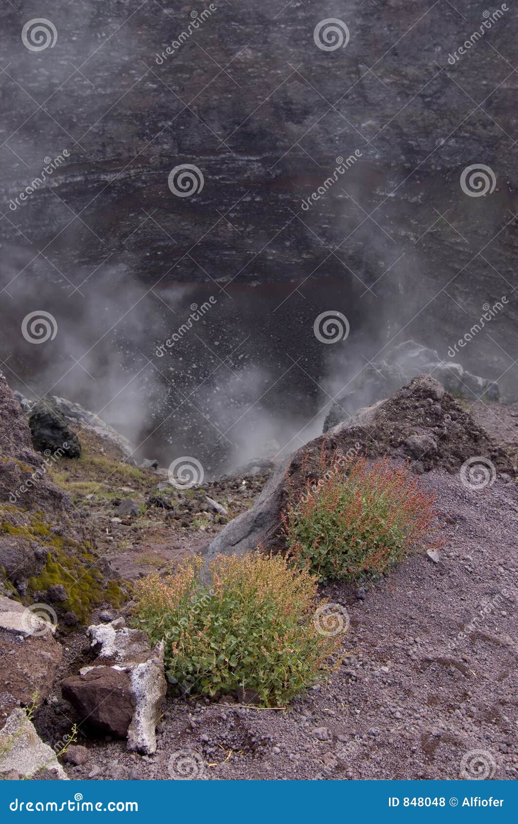 Vesuv-Vulkankrater stockfoto. Bild von vulkan, wellen, capri - 848048