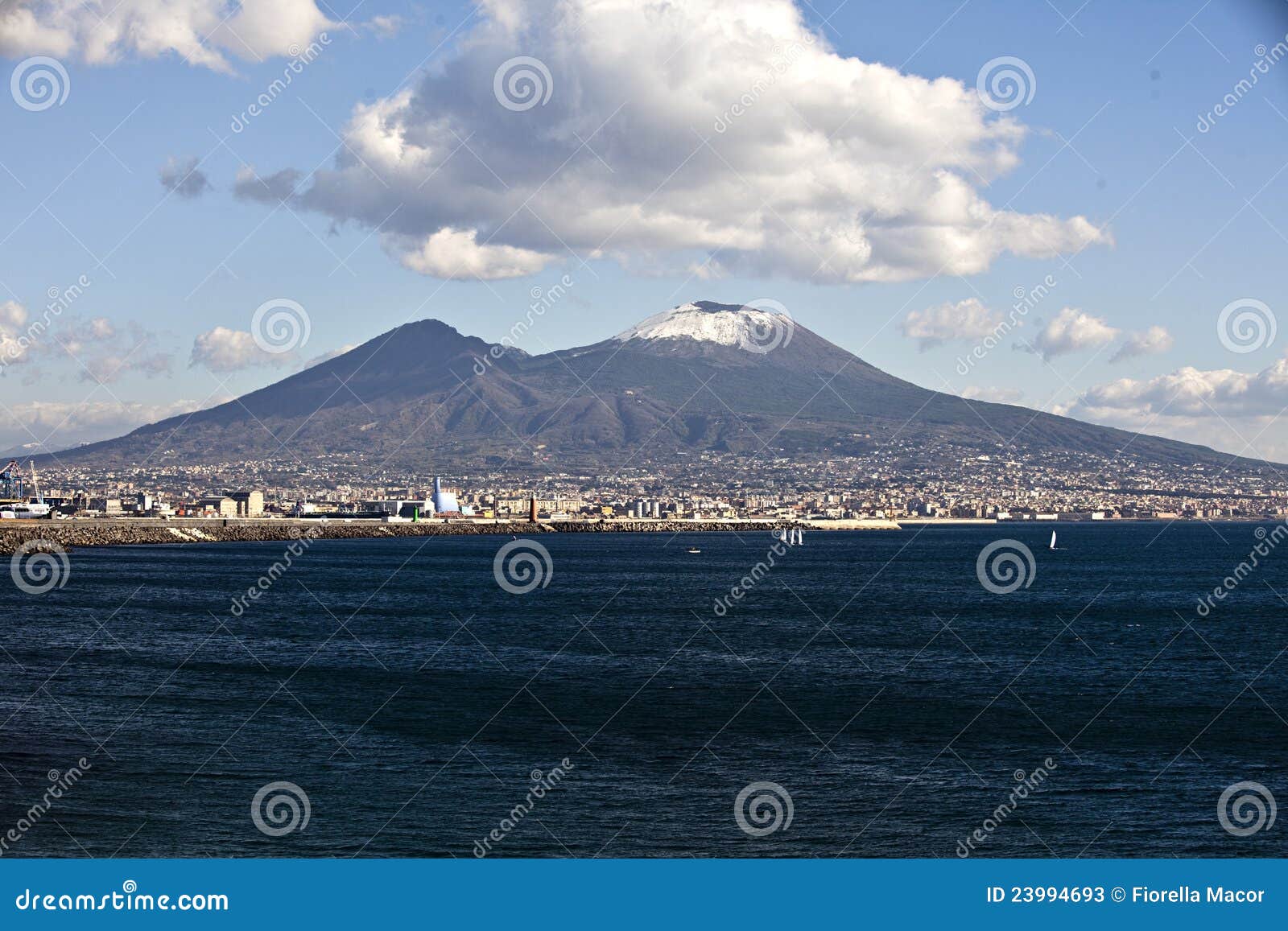 Vesuvio volcano stock image. Image of vesuvius, clouds - 23994693
