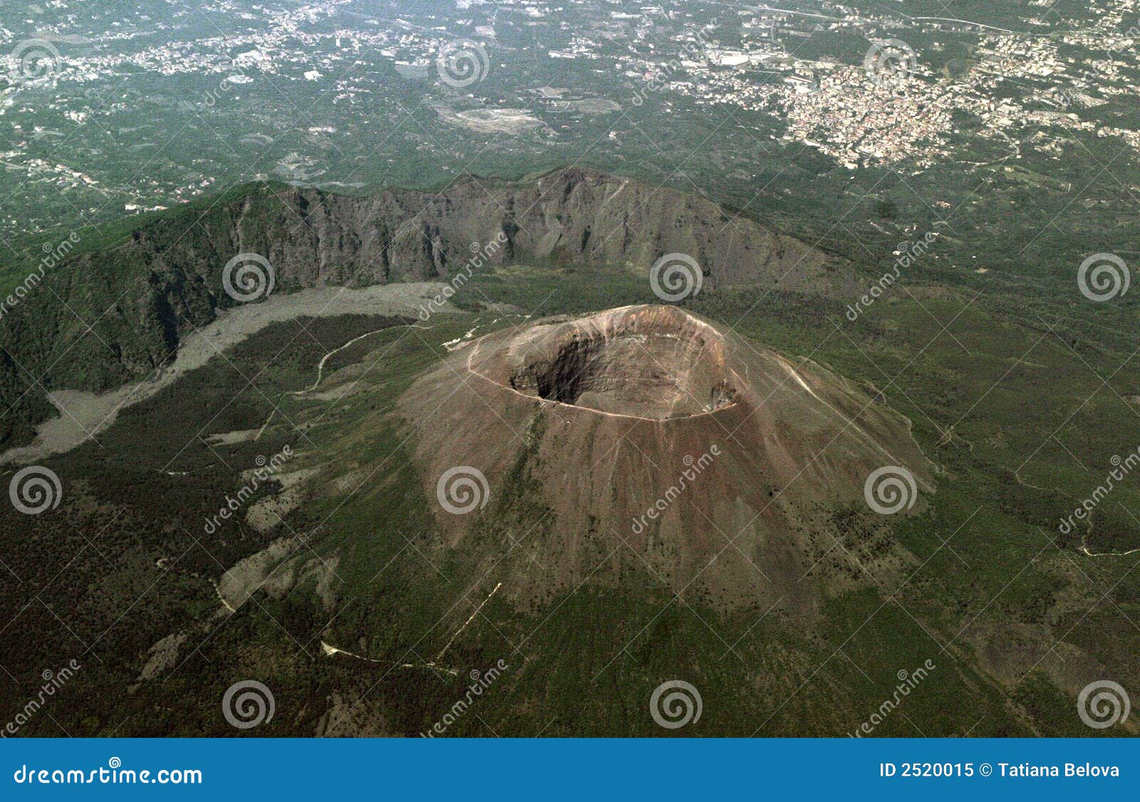 Vesuvios del VULCANO immagine stock. Immagine di città - 2520015