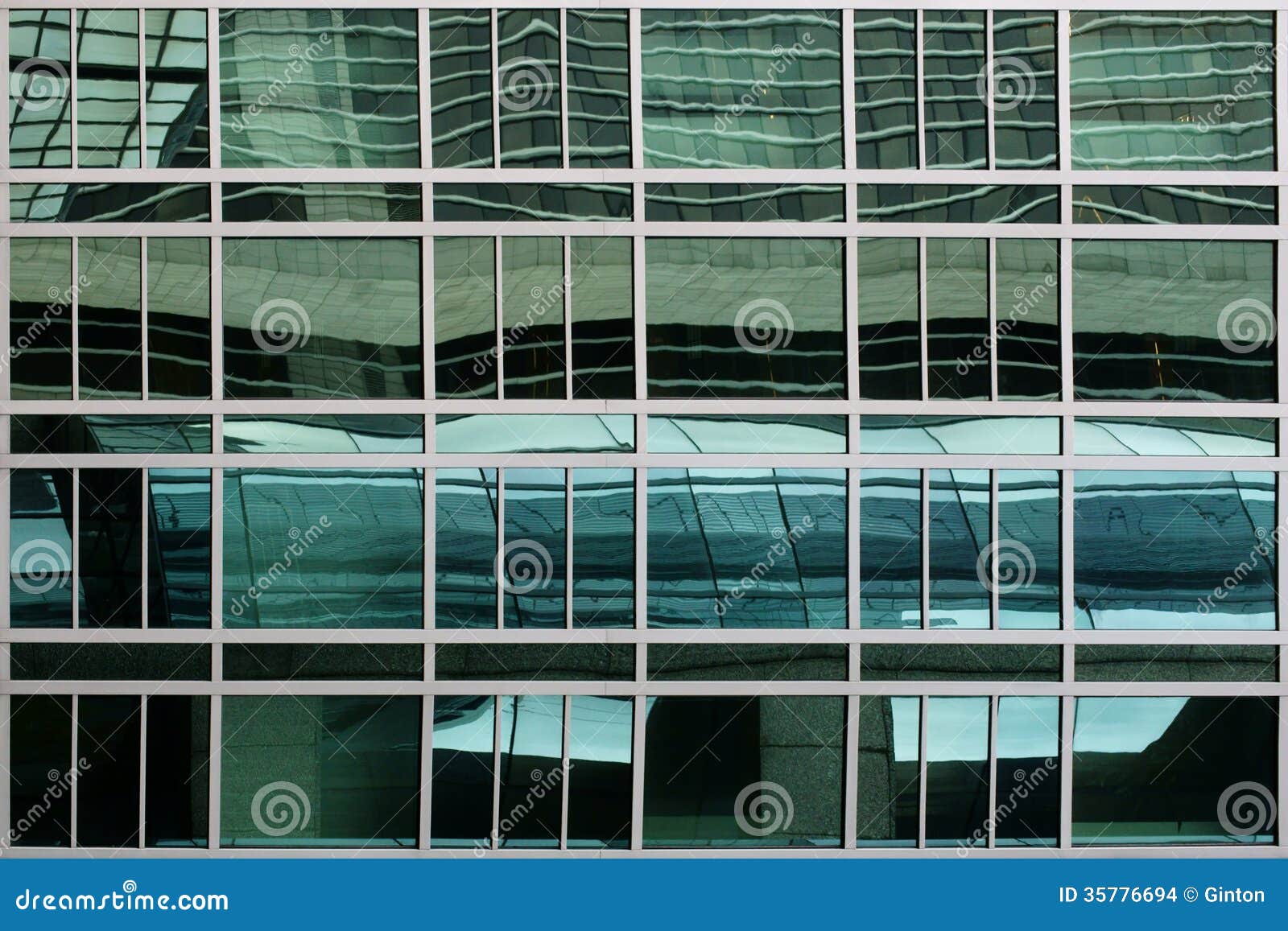 Vetro dello specchio fotografia stock. Immagine di tinto - 35776694