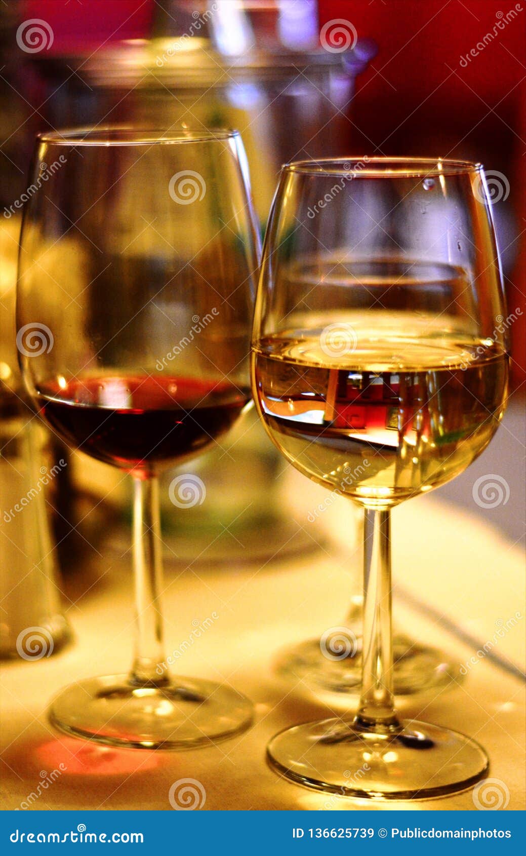 Vetro Di Vino, Stemware, Bevanda, Champagne Stemware Immagine. Immagine ...