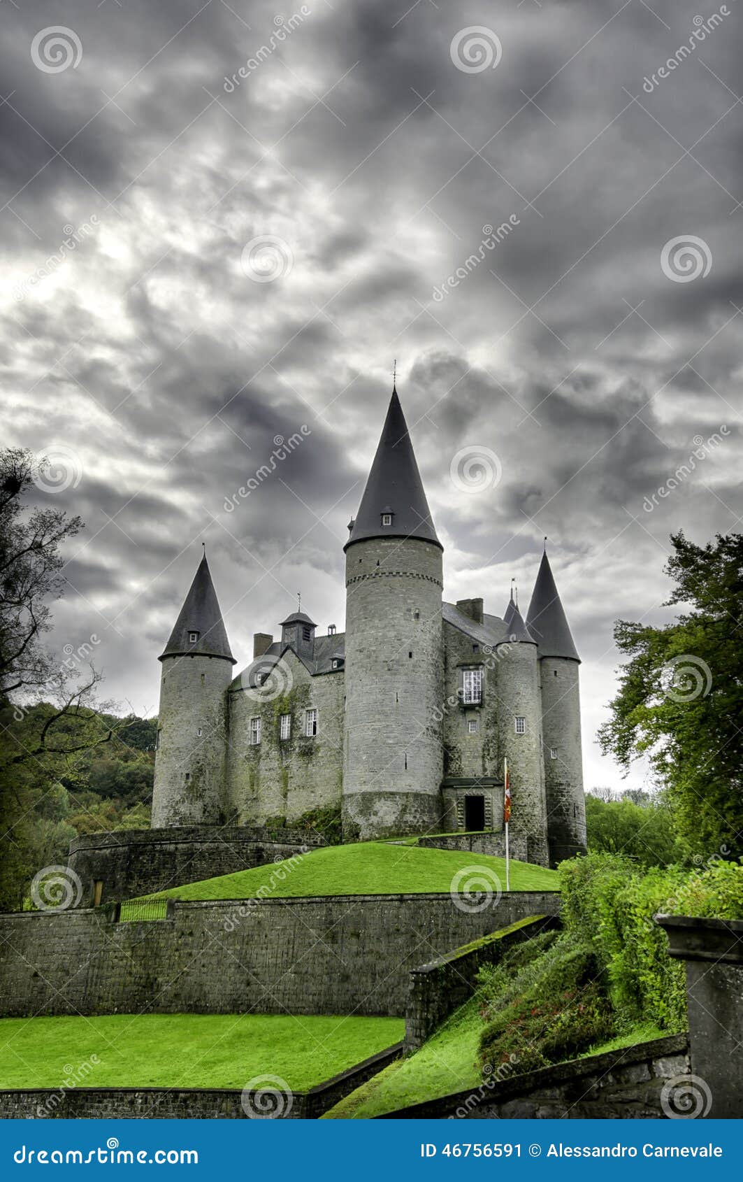 Veves Castle, Belgium stock image. Image of chateau, heritage - 46756591
