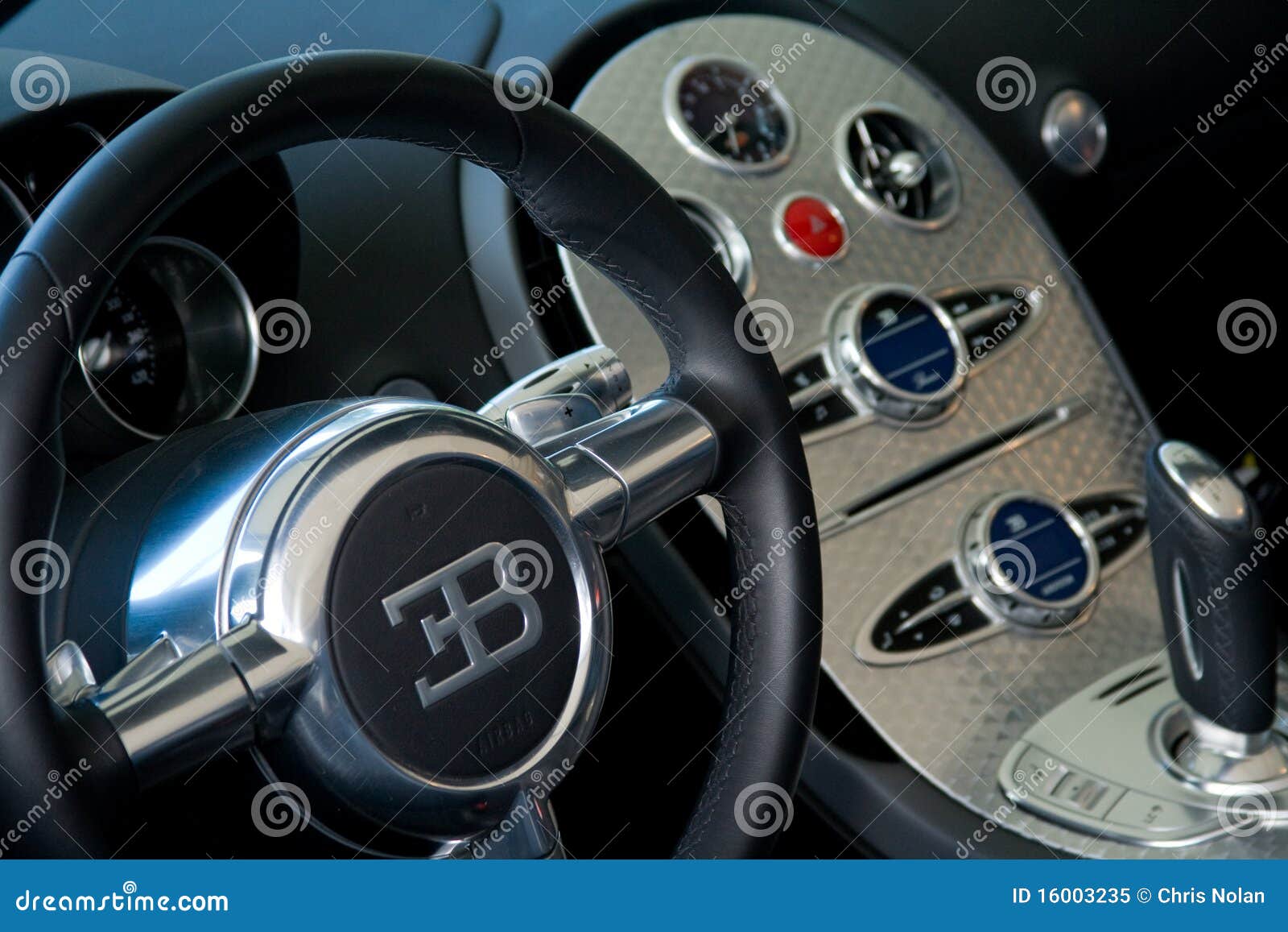 Veyron interno do bugatti imagem editorial. Imagem de esportes - 16003235