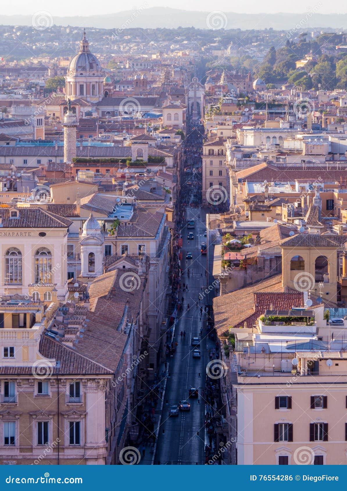 Via del Corso, Roma fotografia editoriale. Immagine di eccitare - 76554286