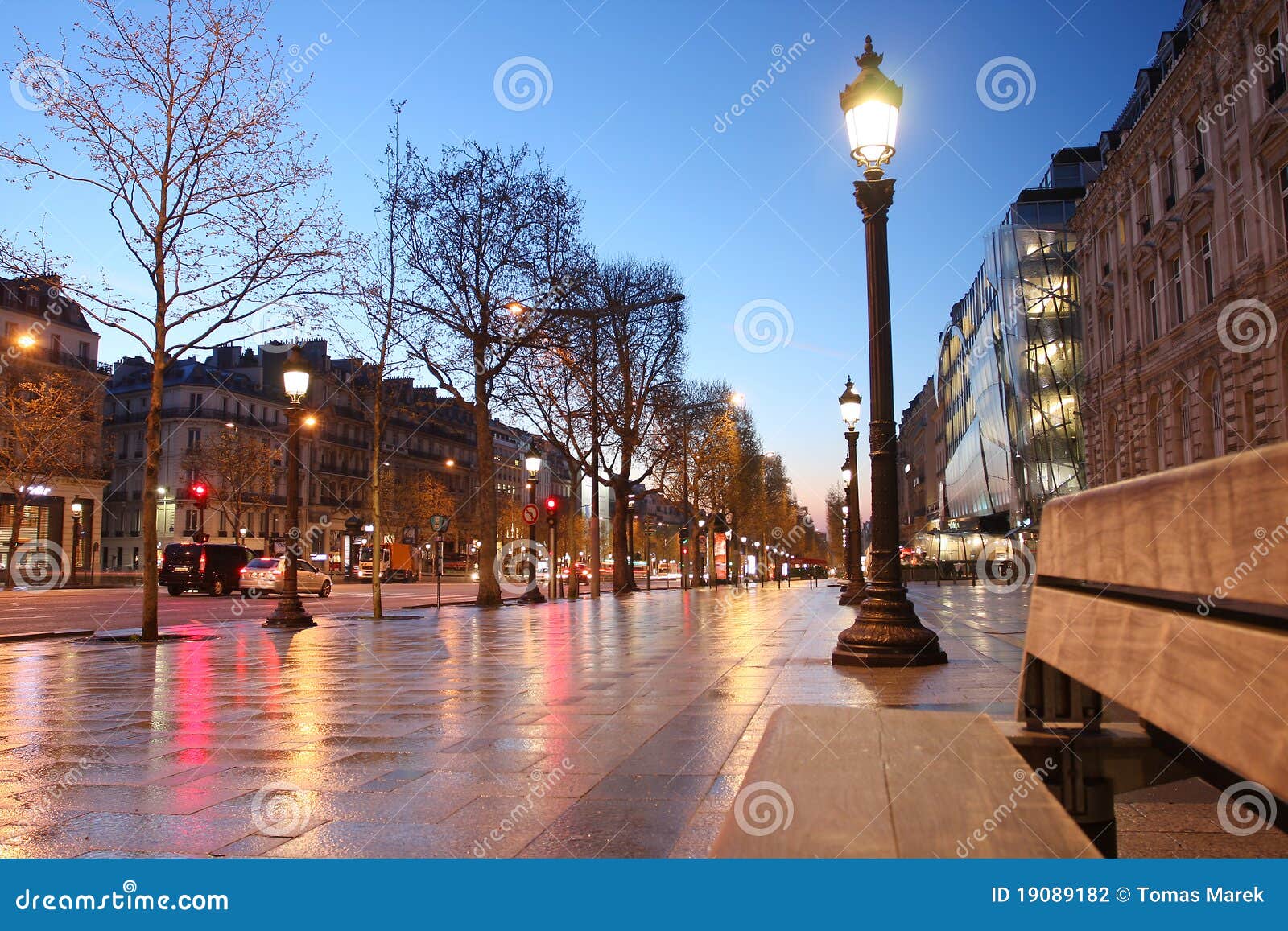 Via Di Elysee Dei Campioni Di Parigi in Sera Fotografia Stock ...