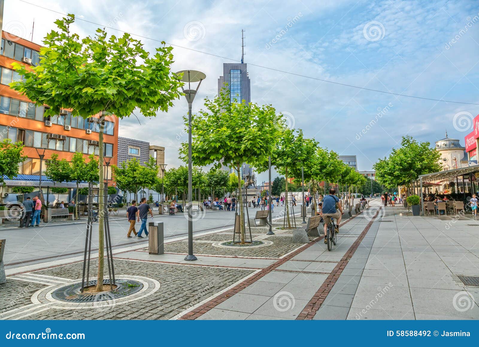 Via Di Madre Teresa in Pristina Fotografia Editoriale - Immagine di ...