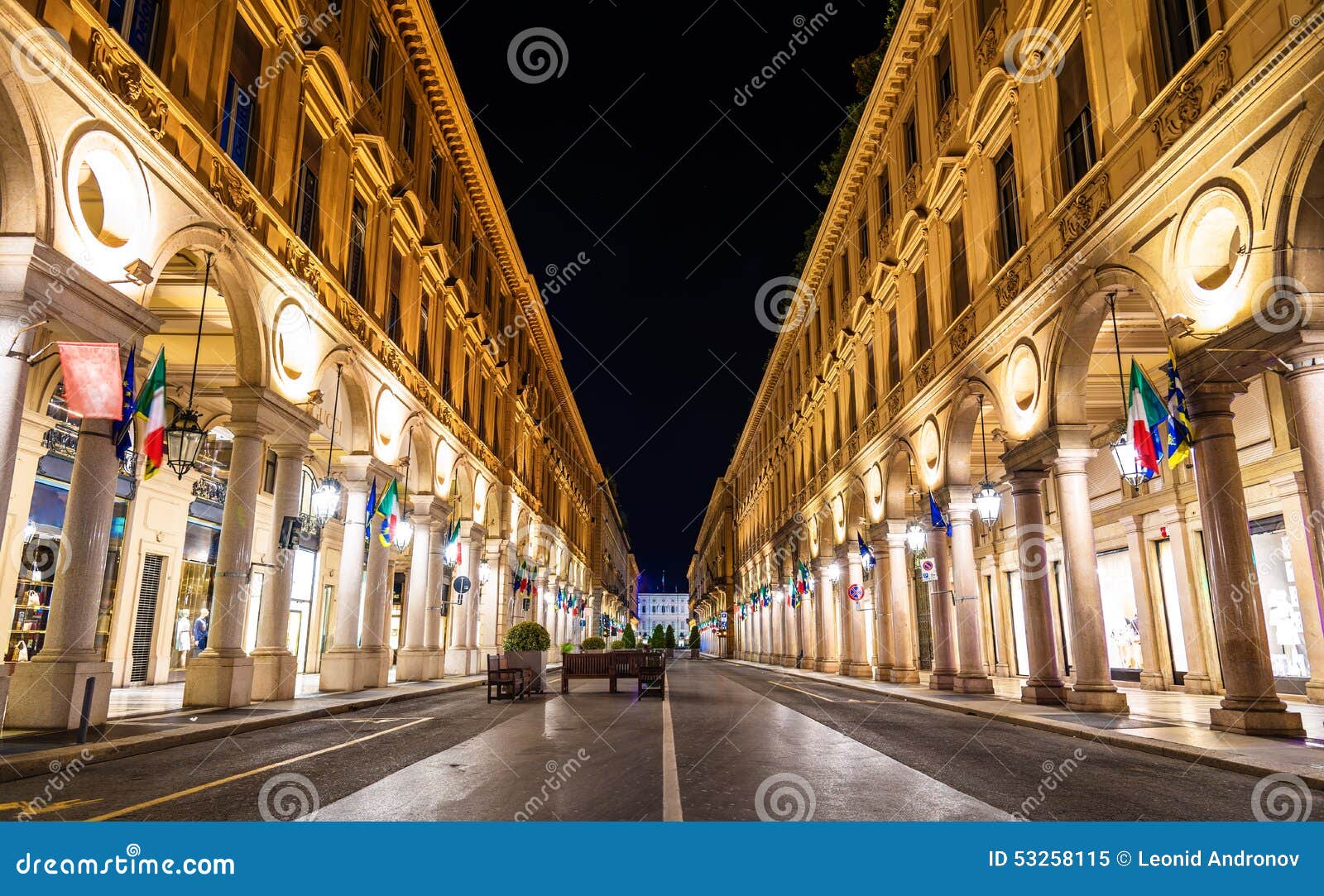 Via Rome, Een Straat in Het Centrum Van Turijn Stock Afbeelding - Image ...