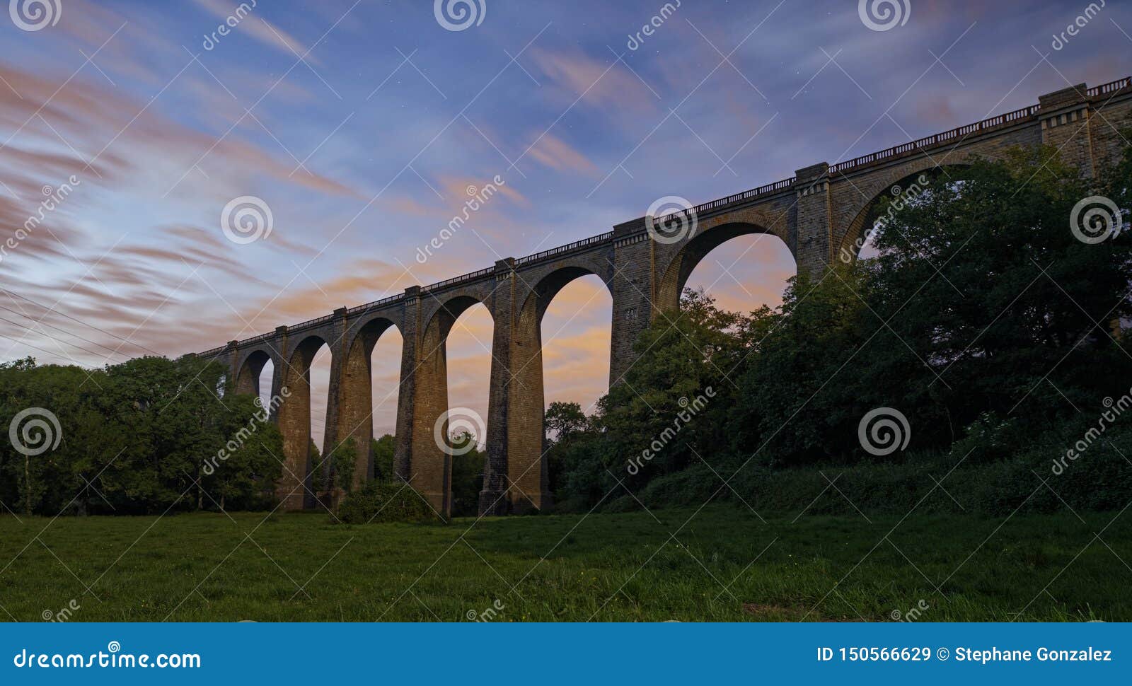 Viaducto De Barbin En Francia Imagen de archivo - Imagen de estrellas ...