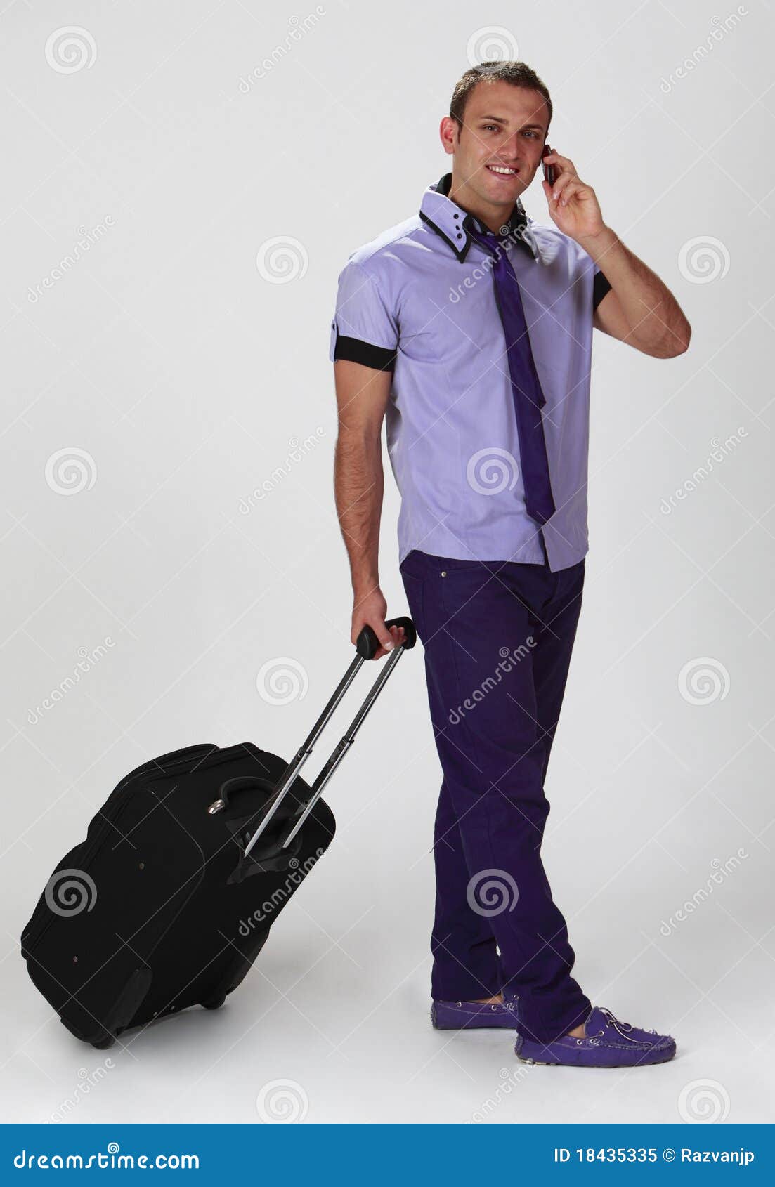 Viaggiatore immagine stock. Immagine di camicia, adulto - 18435335