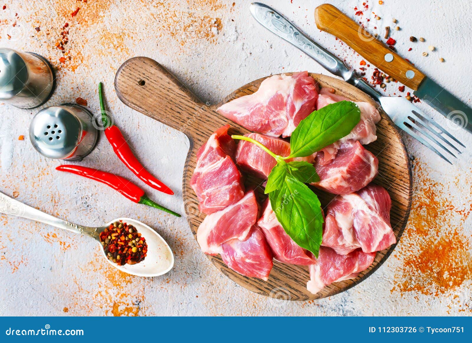 Viande crue photo stock. Image du ingrédient, mignon - 112303726